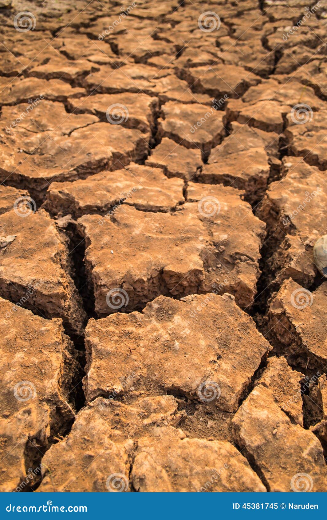 Droog stock afbeelding. Image of barst, geologie, stof - 45381745