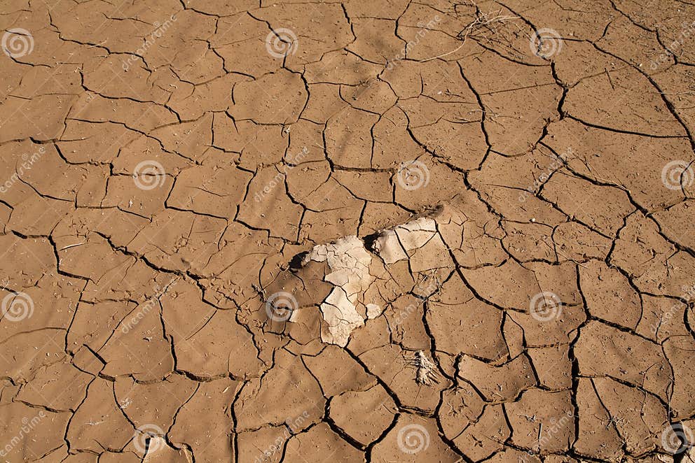 Droogte en Ontvolking stock afbeelding. Image of degradatie - 61804565