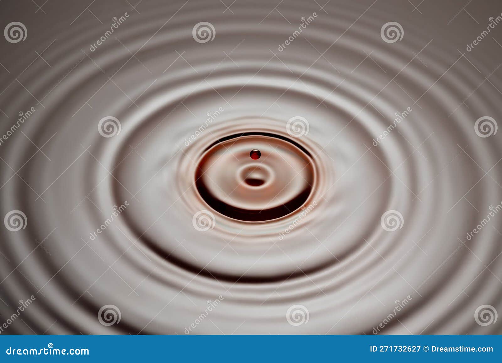 Drop Falling on Soy Sauce or Brown Liquid and Created Splash Stock ...