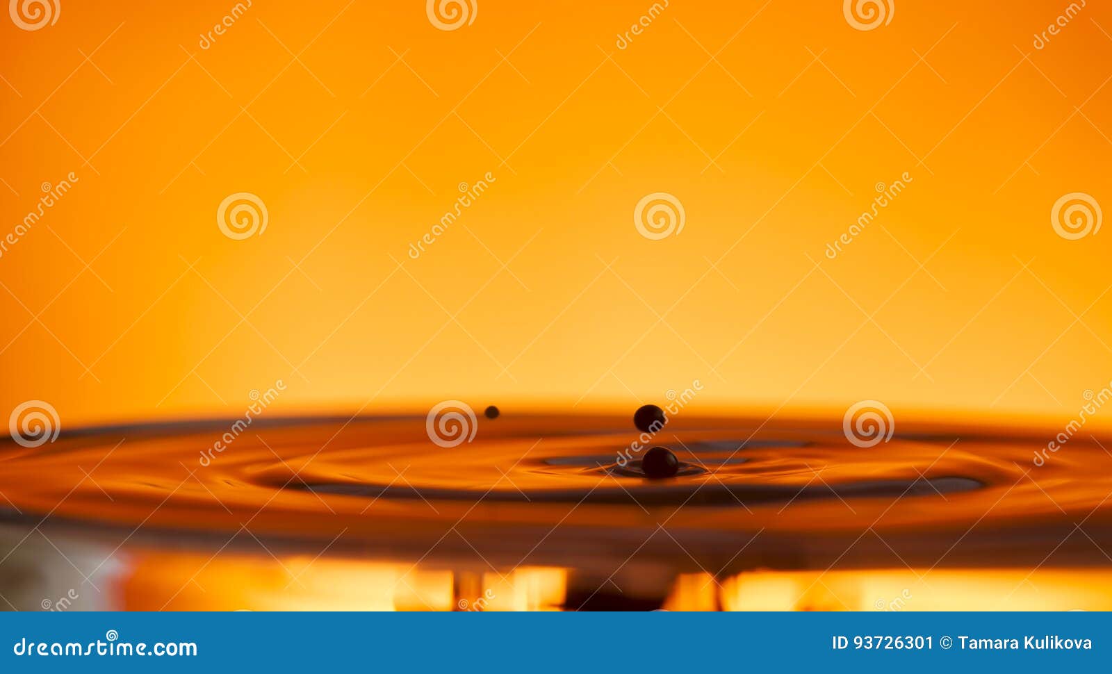 Drop of ink falling stock image. Image of gravity, abstraction - 93726301