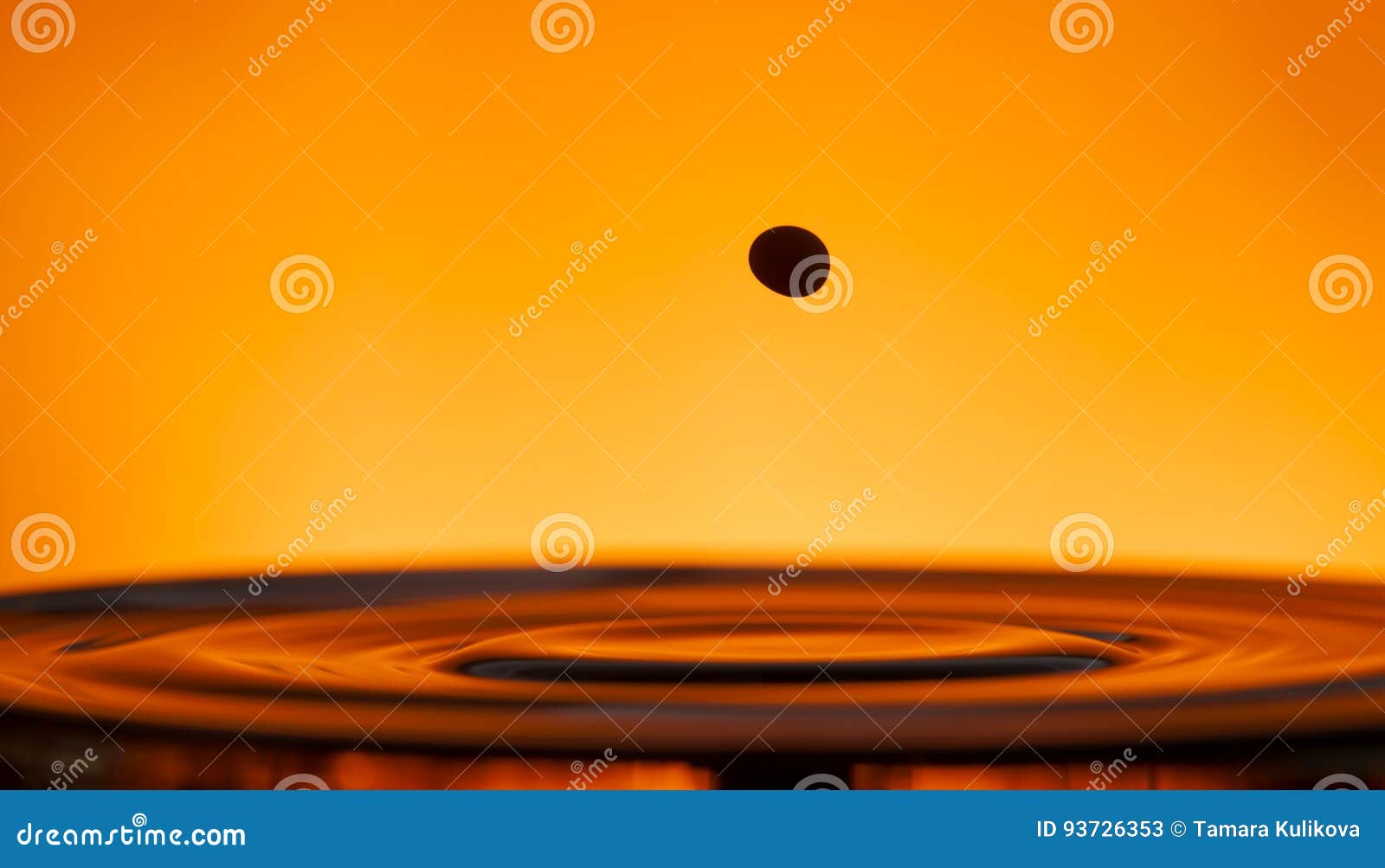 Drop of ink falling stock image. Image of freeze, liqiud - 93726353