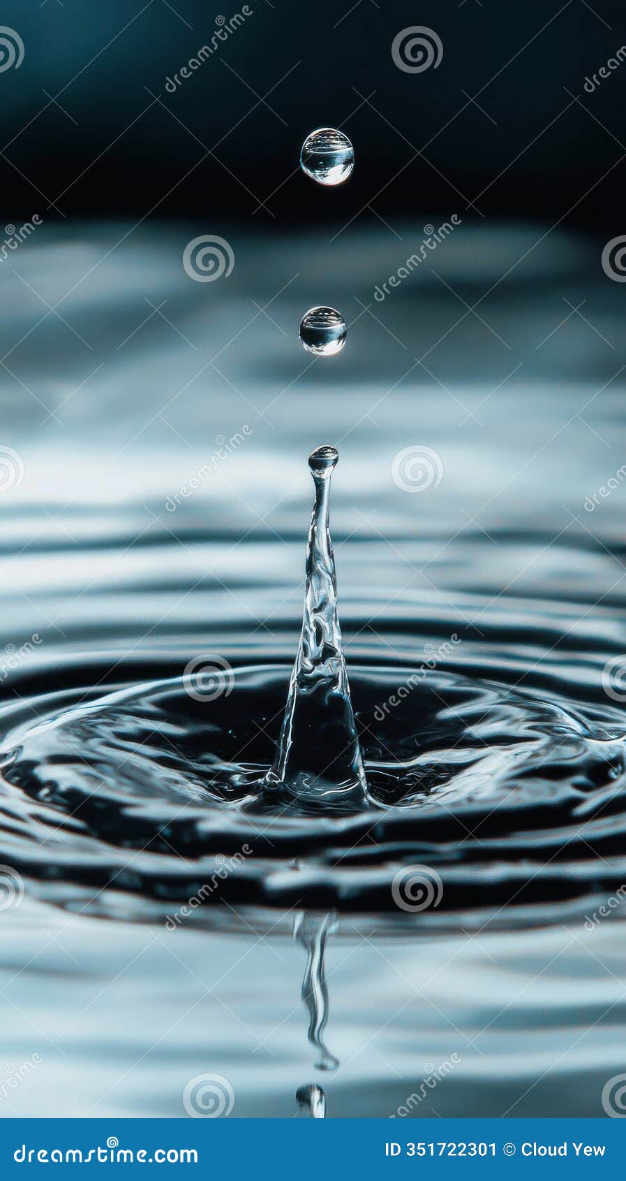 A Drop of Water is Falling into a Body of Water Stock Illustration ...