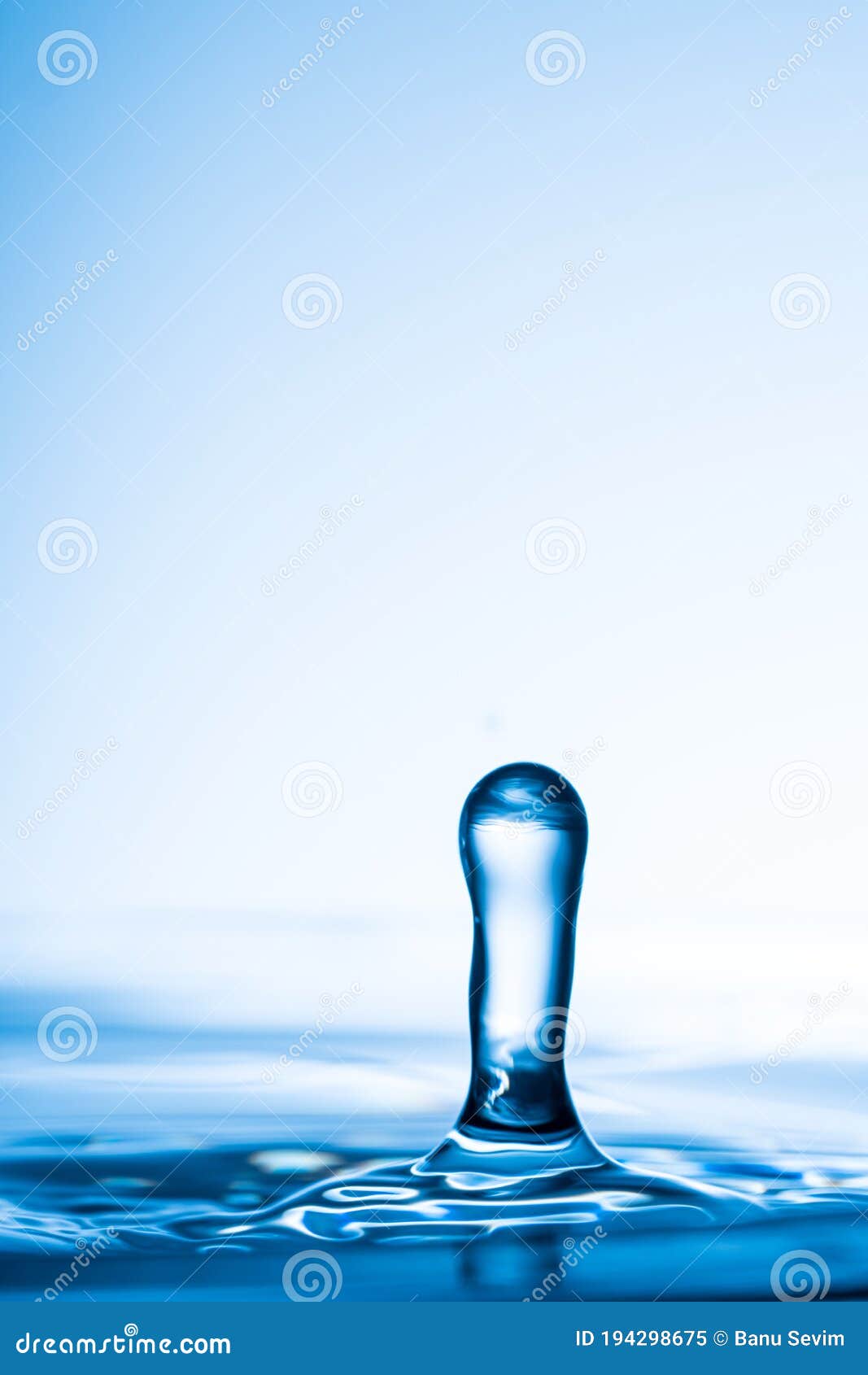 Drop of Water Falling into Still Water Stock Image - Image of raindrop ...