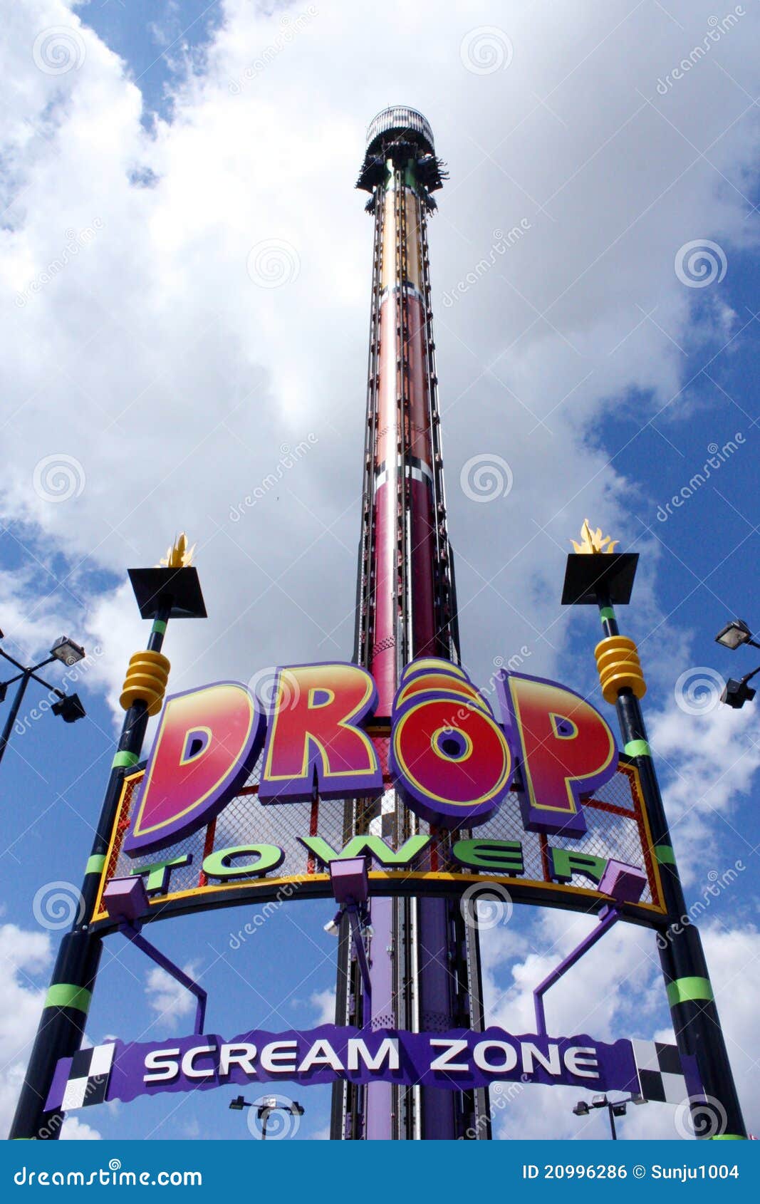 Drop zone tower editorial photo. Image of drop, reverse - 20996286