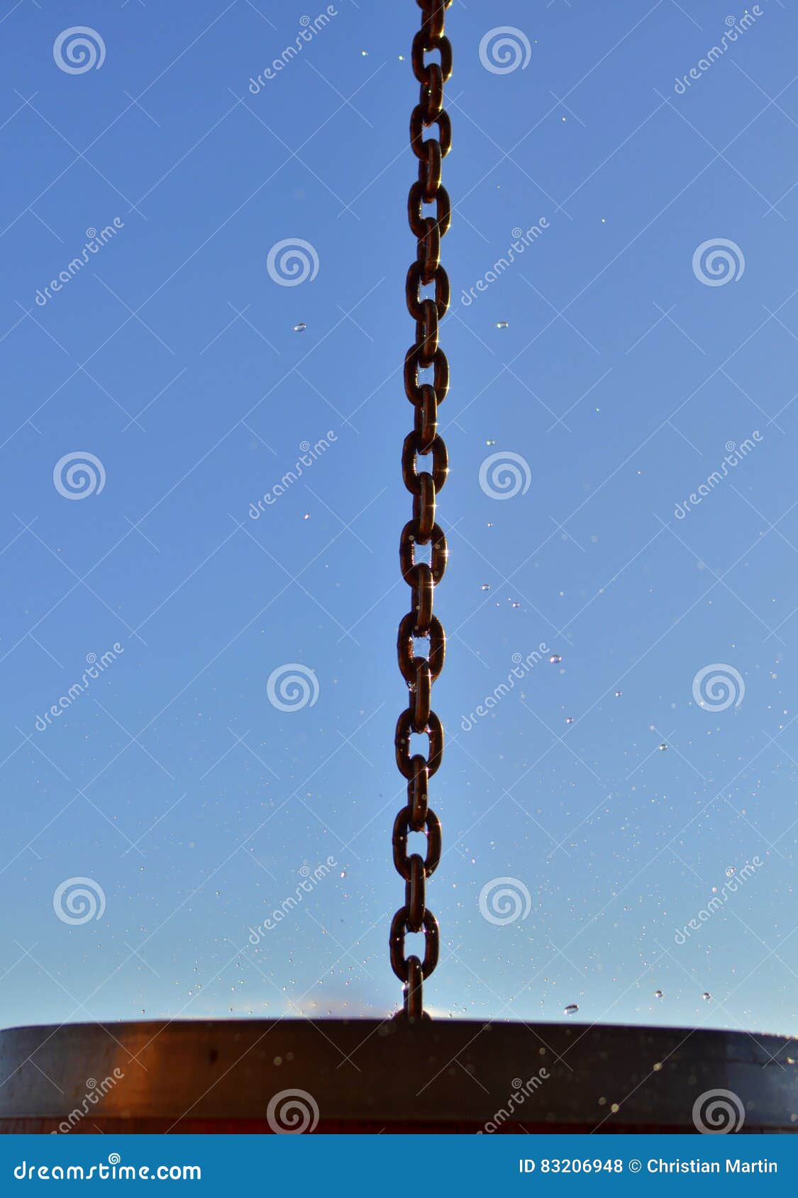 Droplets Falling on Suspended Chain Stock Photo - Image of droplets ...