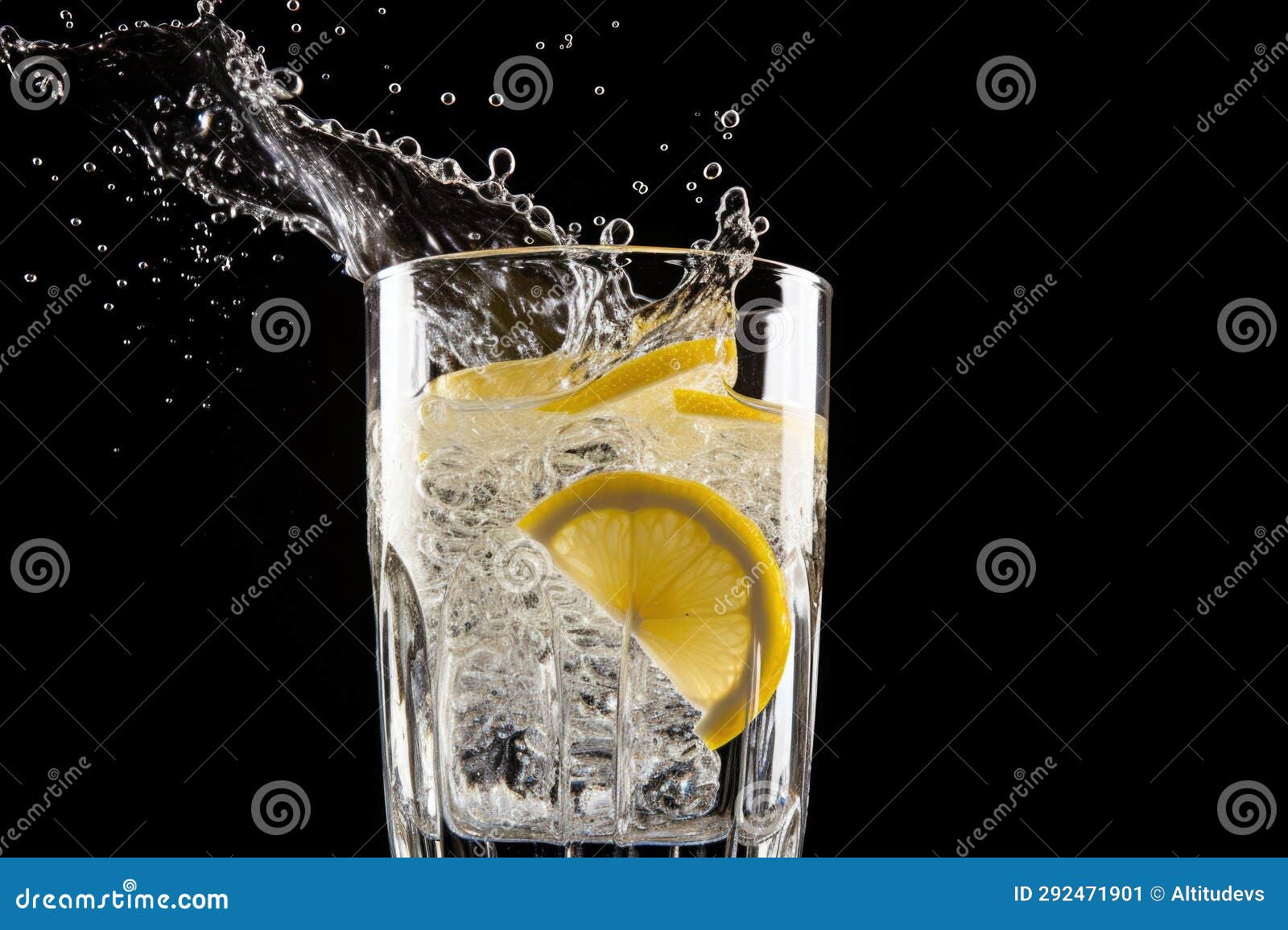 Droplets of Water Falling on a Glass of Freshly Made Lemonade Stock ...