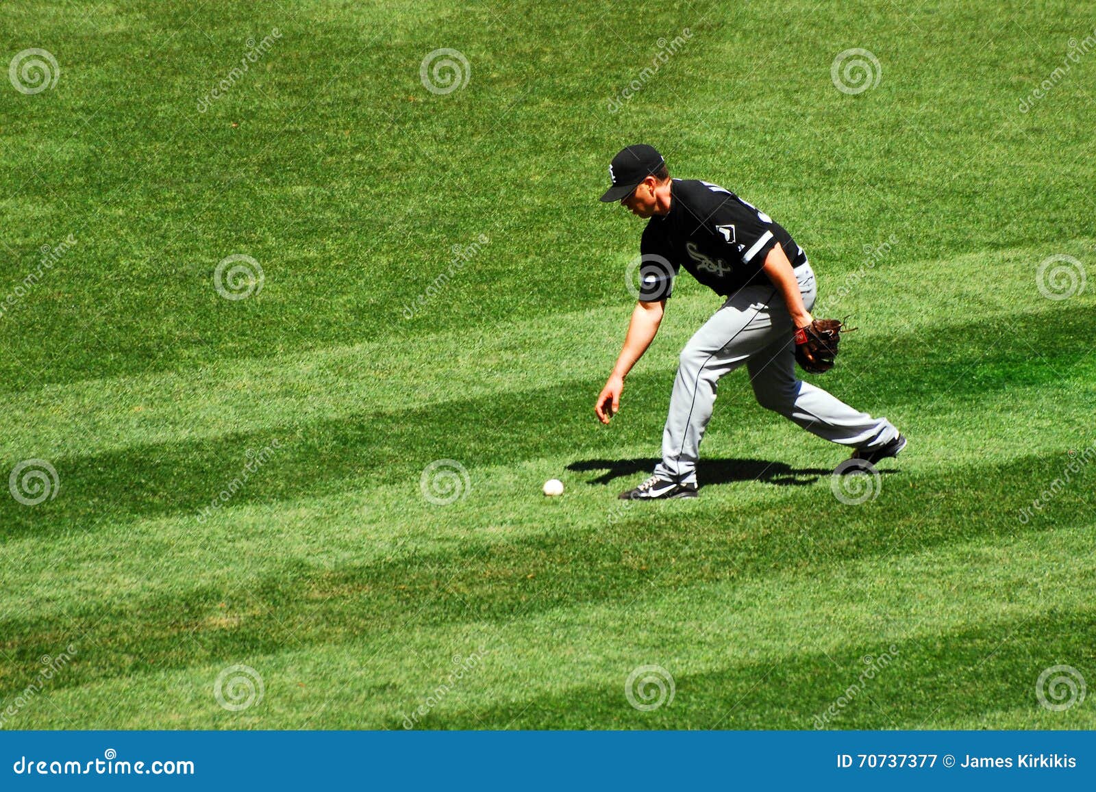 Dropping the Ball editorial photography. Image of holiday - 70737377