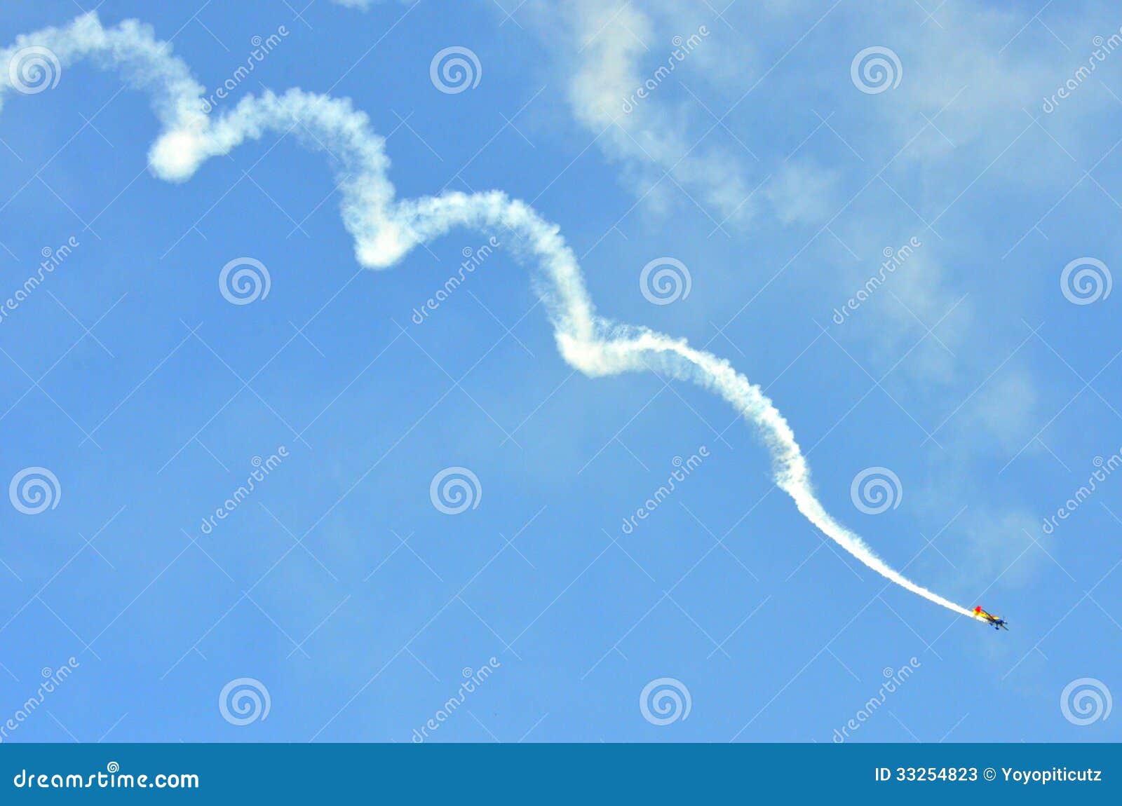 Dropping plane stock image. Image of nature, plane, colors - 33254823