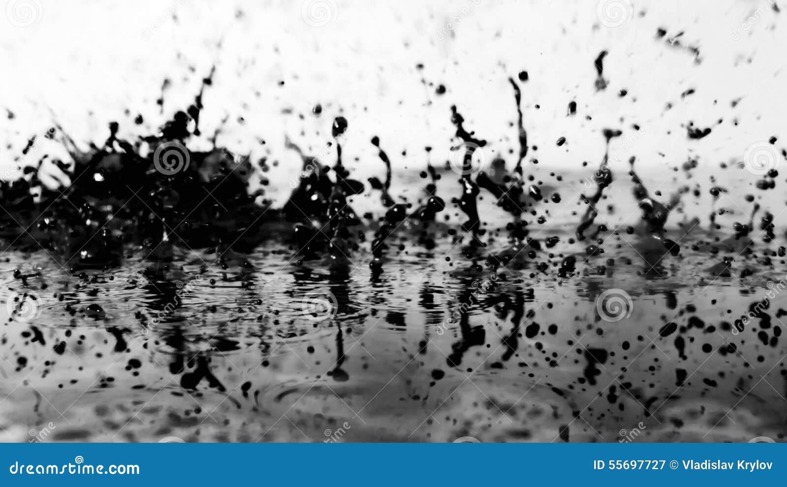 Drops Falls into the Water. Stock Image - Image of cold, flowing: 55697727