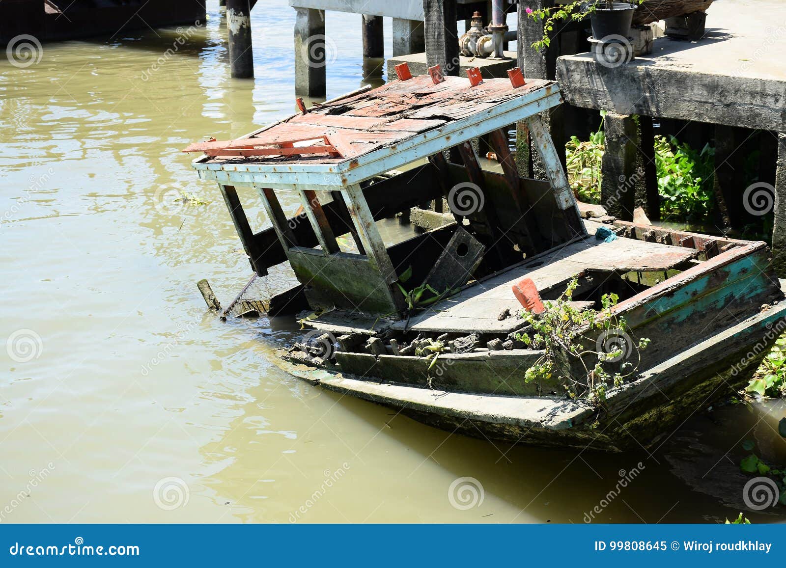 Drowning boat stock image. Image of drowning, decay, water - 99808645