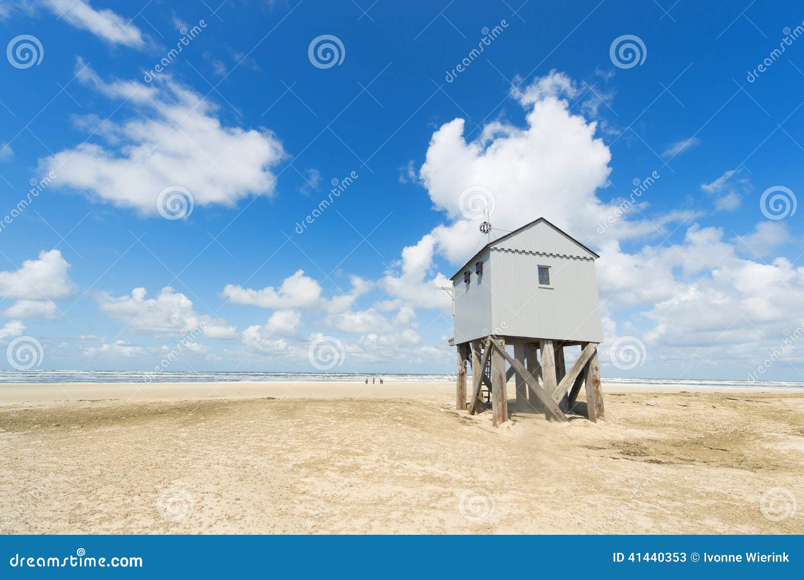 Drowning House at the Beach Stock Image - Image of gray, surfs: 41440353