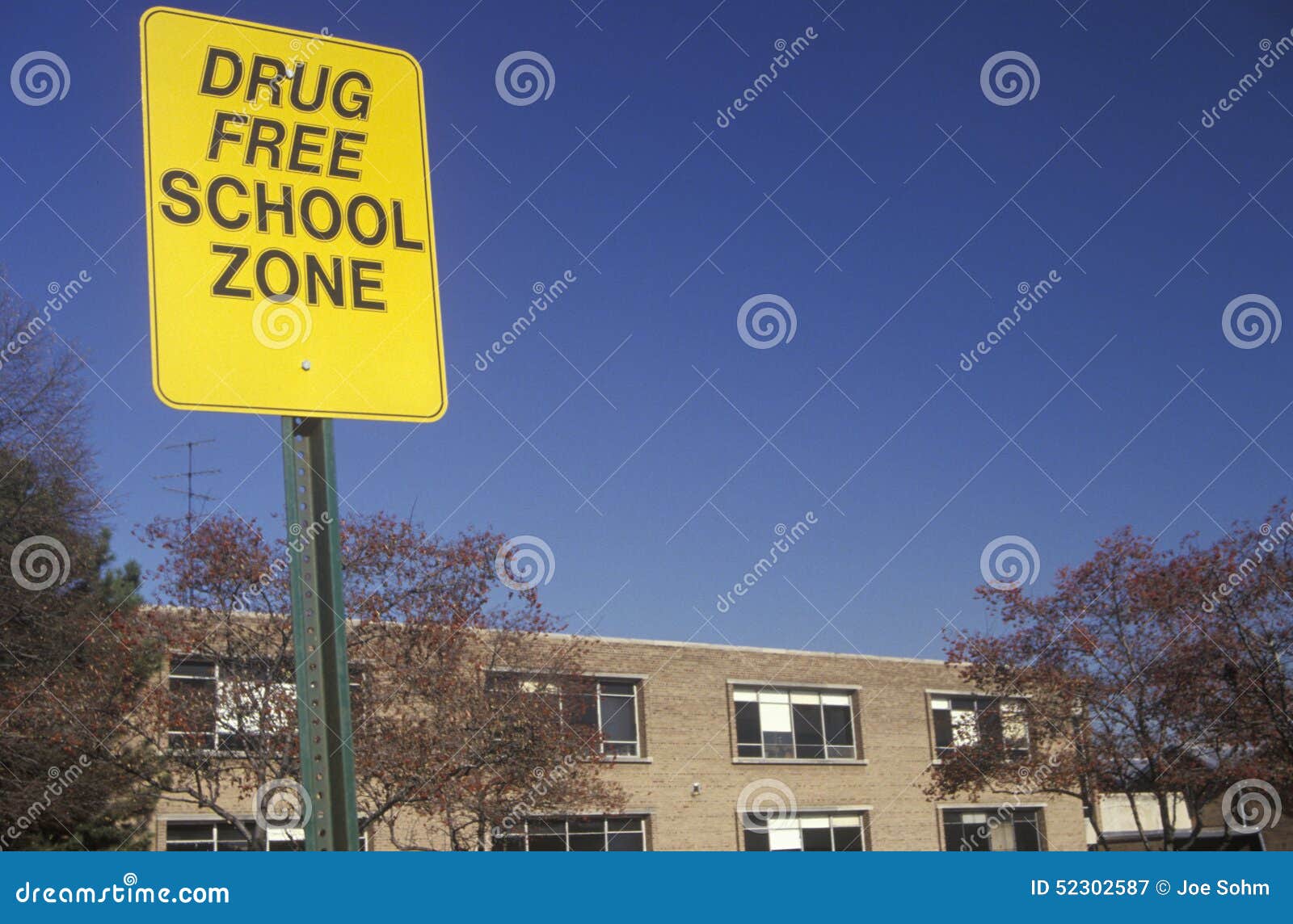 A Drug Free School Zone Sign Stock Image - Image of drugs, drug: 52302587