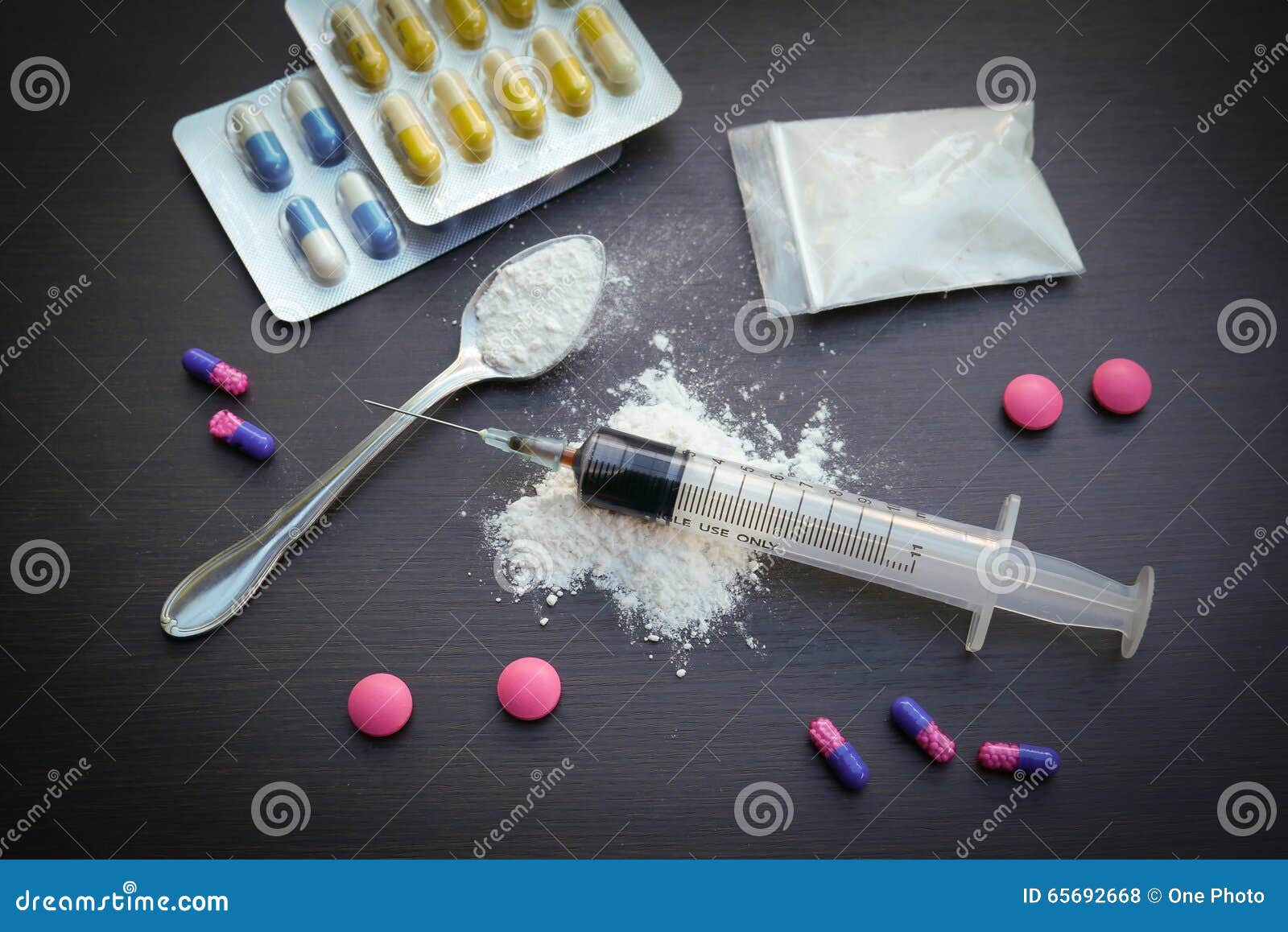 Drug Syringe and Cooked Heroin on Spoon Stock Photo - Image of ...