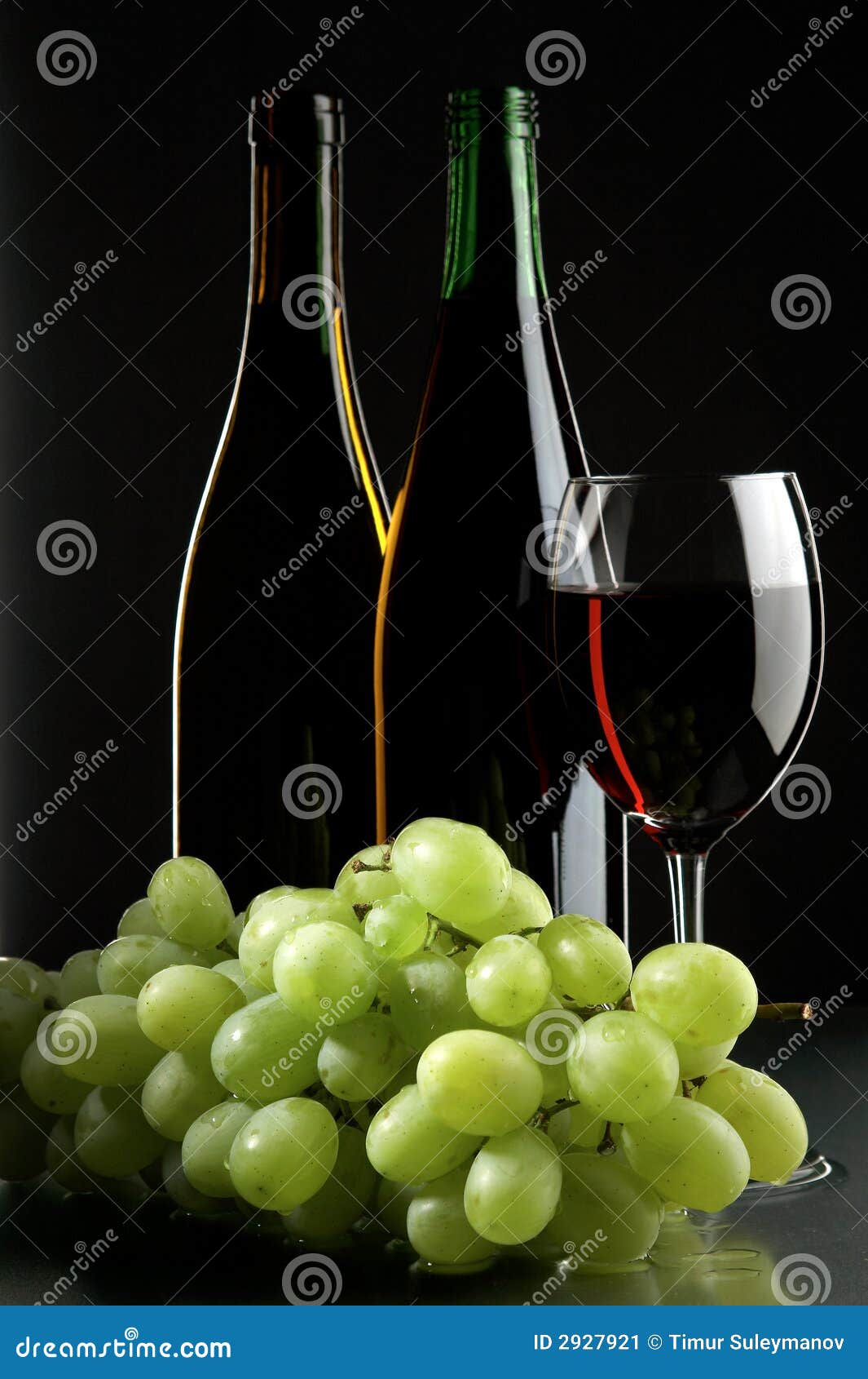 Druif en wijnen stock afbeelding. Image of tros, zwart - 2927921