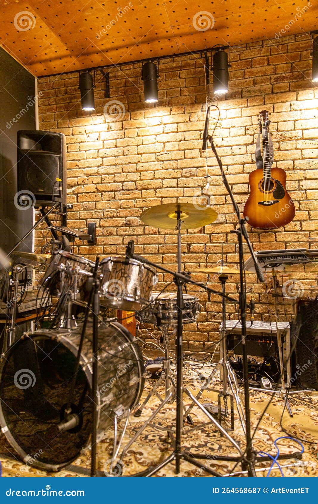 Drum Kit. Drums in Room. Recording Studio Editorial Photography - Image ...