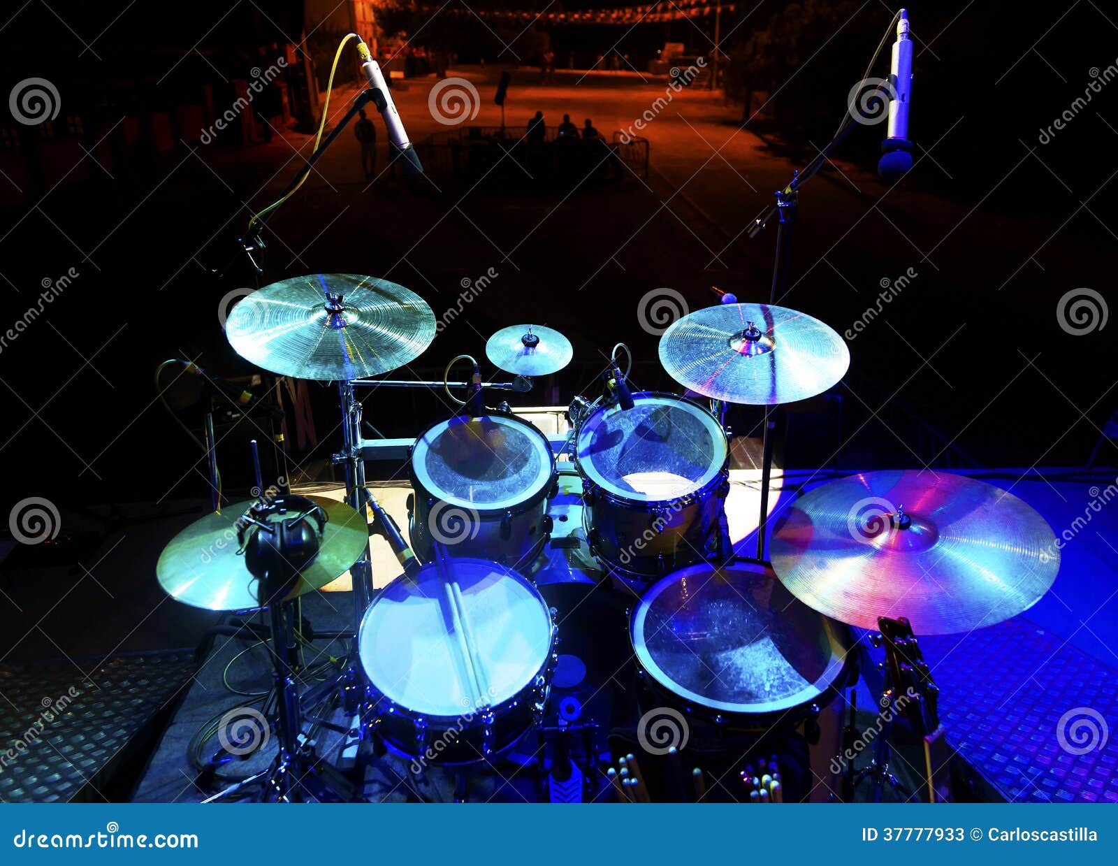 Drum Set On Stage Under Dramatic Lighting In A Smoky Atmosphere ...