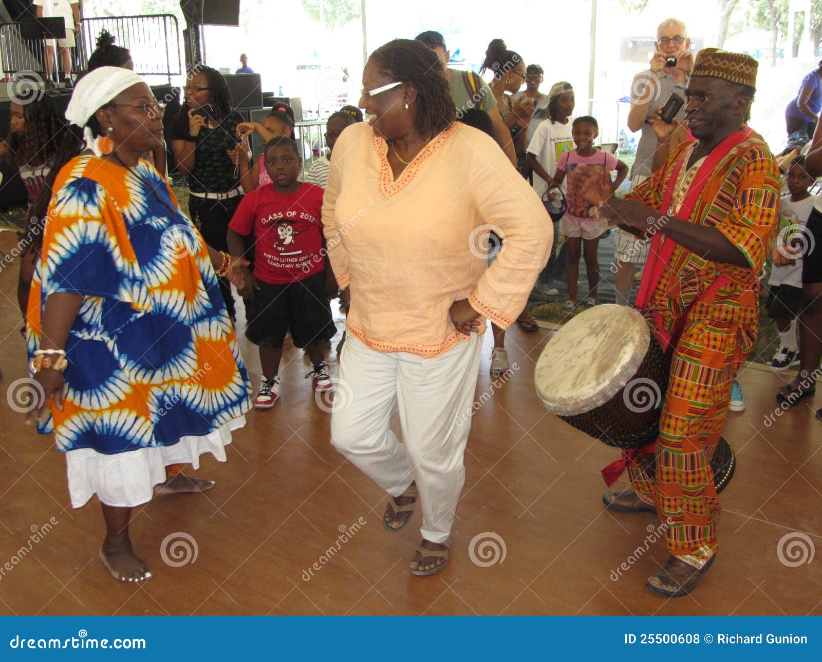 Drummer and Dancers editorial stock photo. Image of washington - 25500608