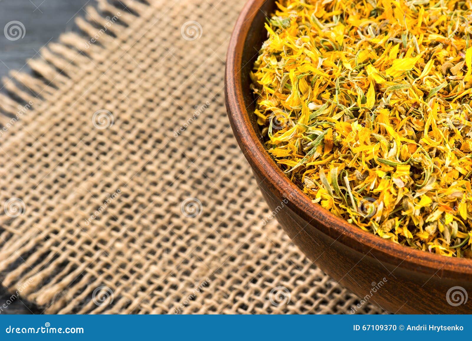 Dry calendula in bowl stock photo. Image of fresh, homeopathy - 67109370
