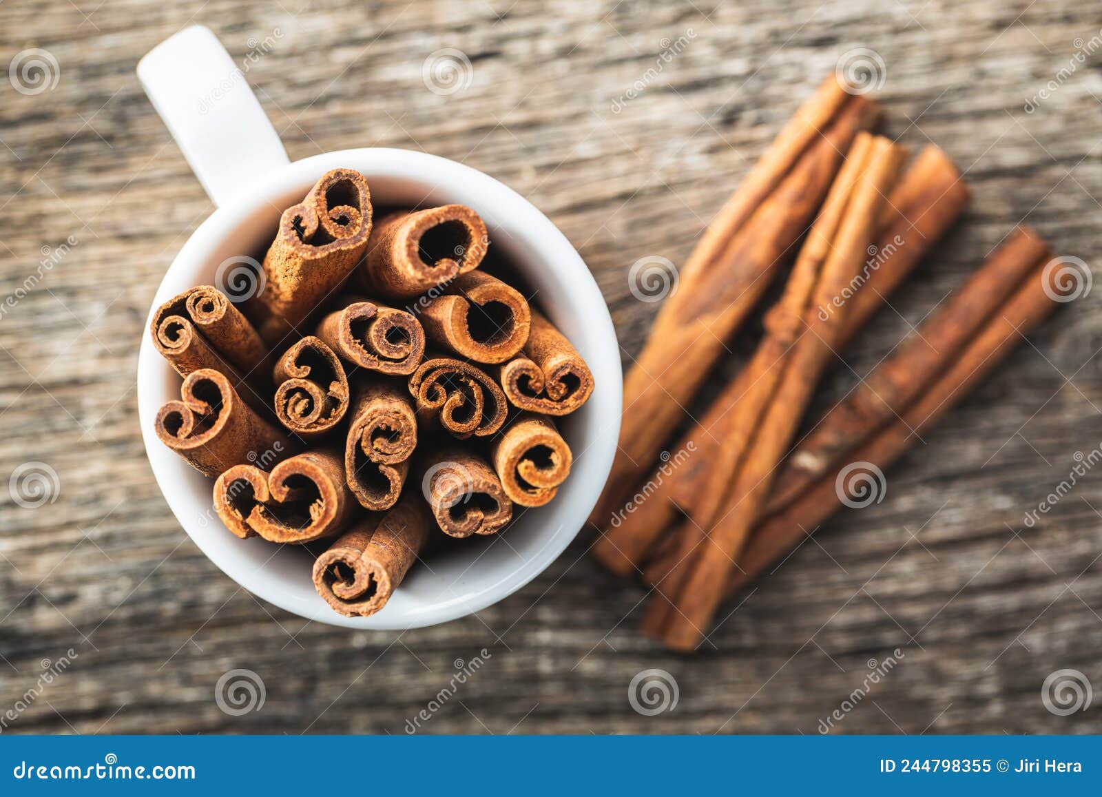 Dry Cinnamon Sticks on Wooden Table. Cinnamon Spice Stock Image - Image ...