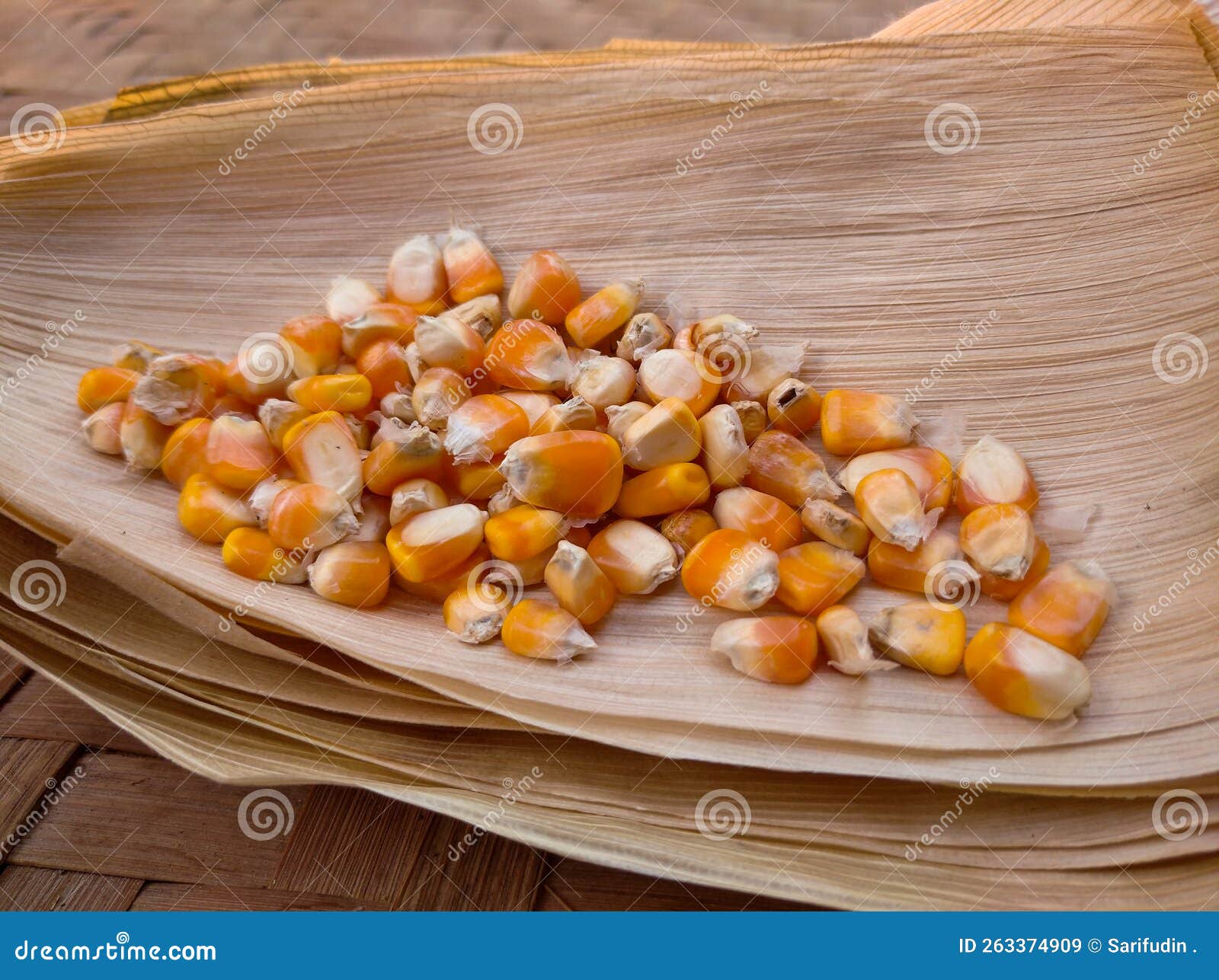 Corn Grains on Dry Corn Husks Stock Image - Image of yellow, citrus ...