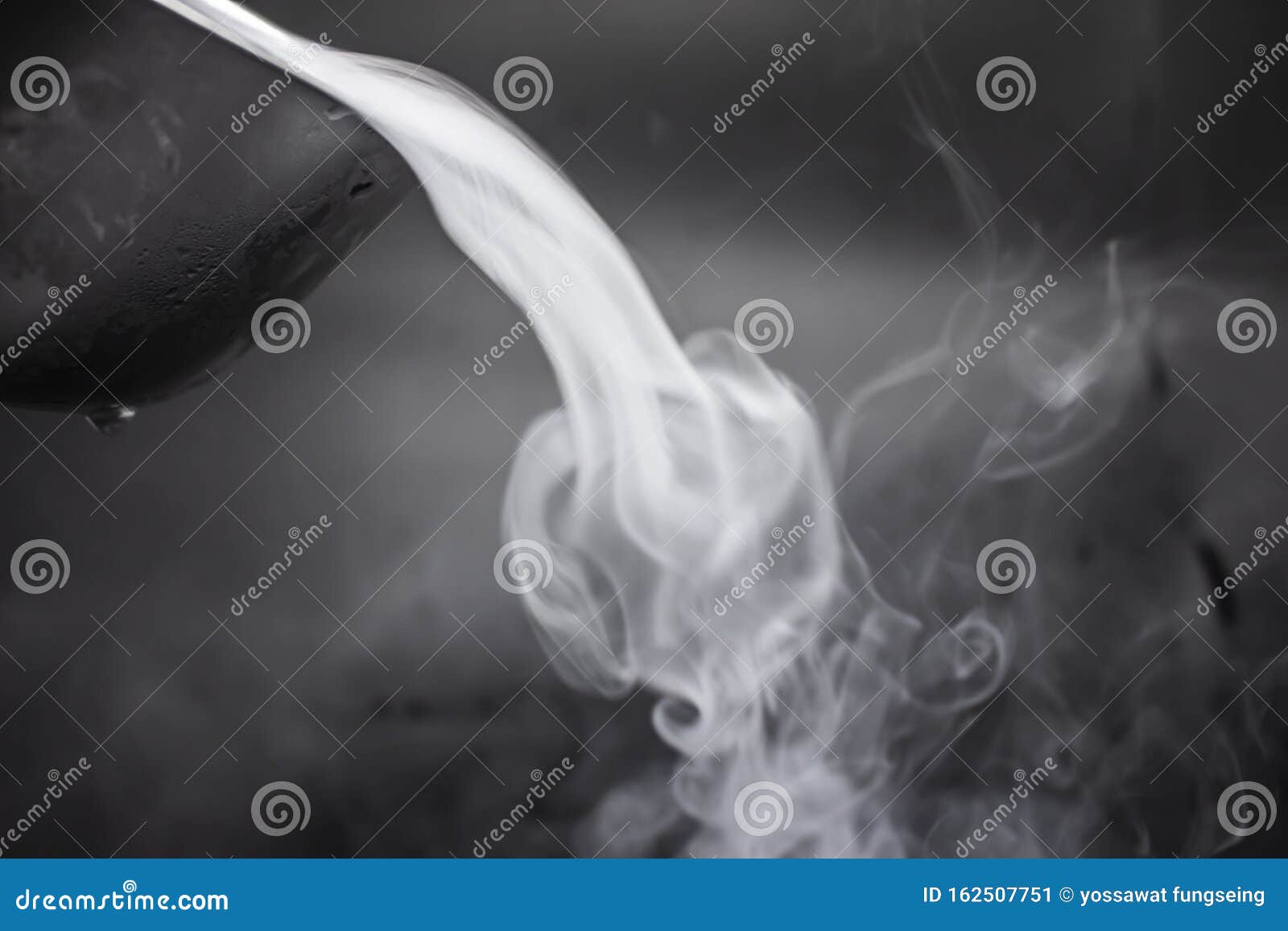 Dry ice smoke on cup stock image. Image of smoky, dioxide - 162507751