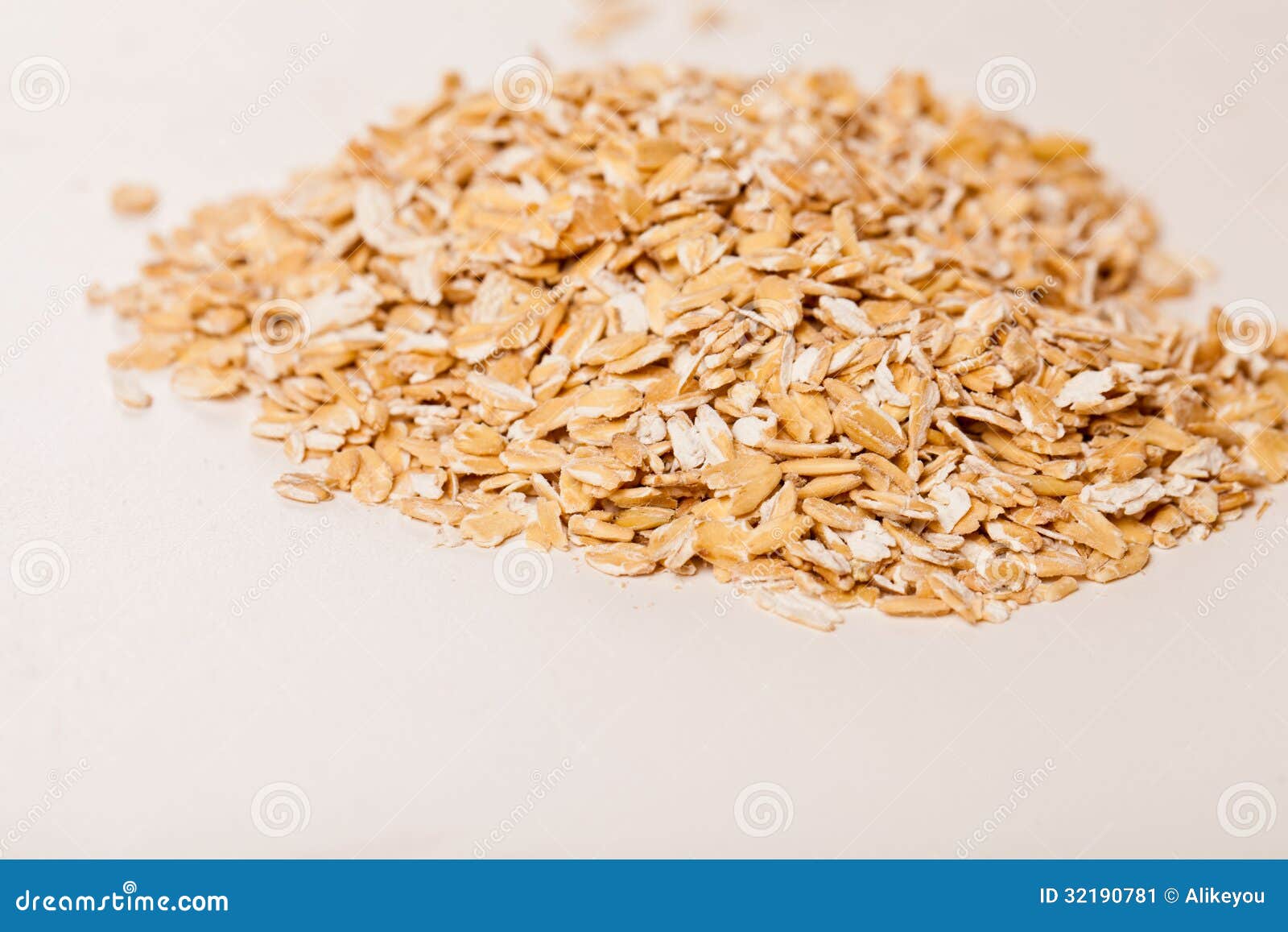 Dry oatmeal in a bowl stock image. Image of ingredient - 32190781