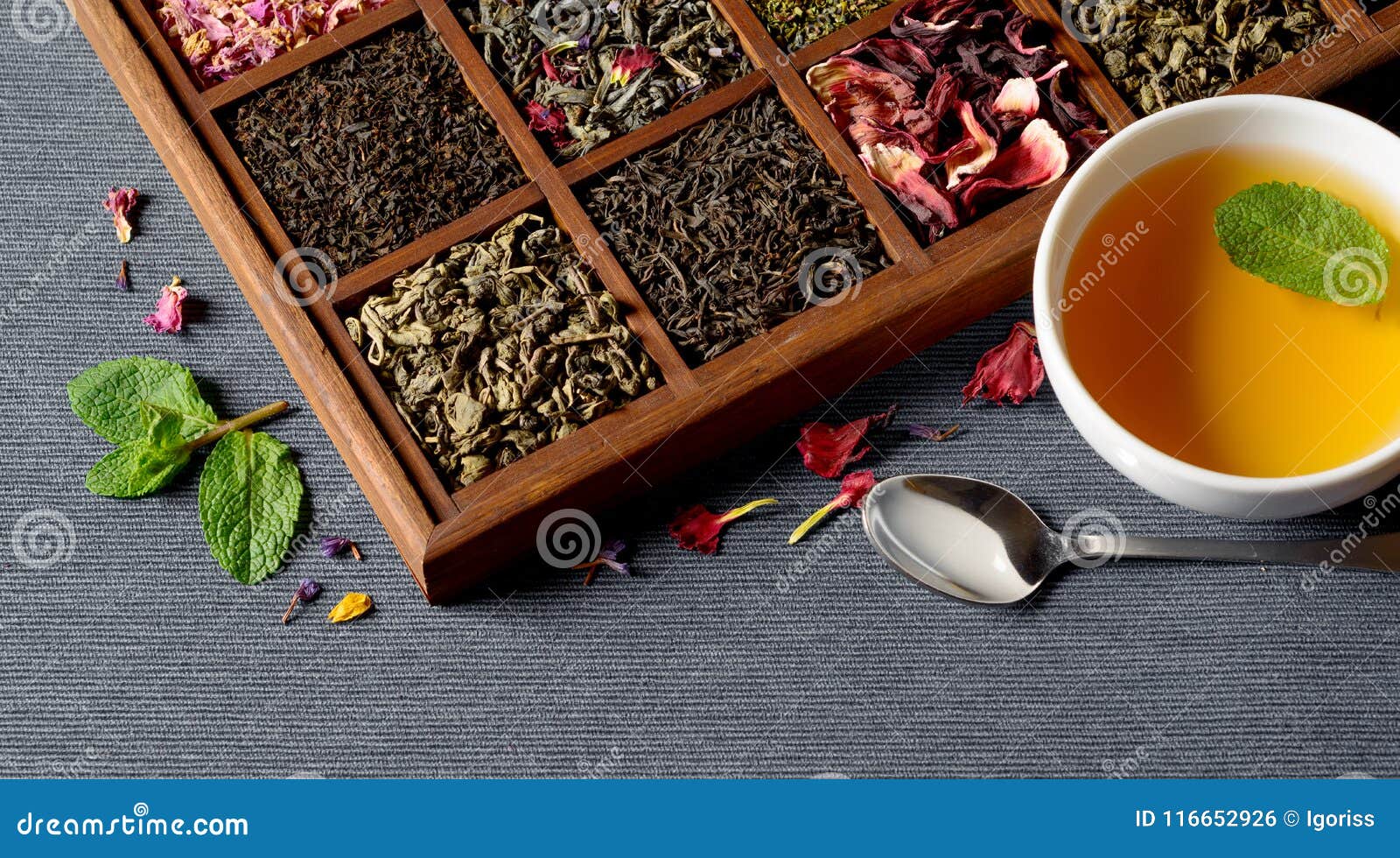 Dry Tea Assortment in Wooden Box Stock Photo - Image of oolong, heap ...