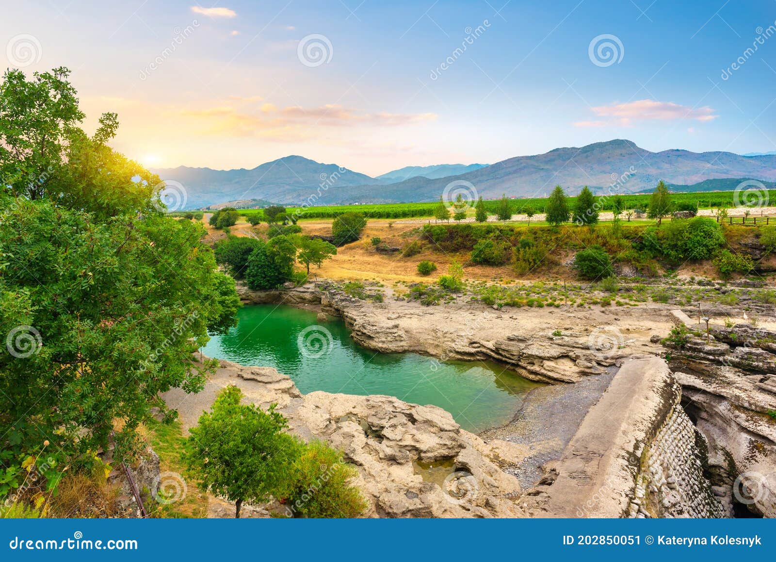 Dry waterfall at sunset stock image. Image of niagara - 202850051