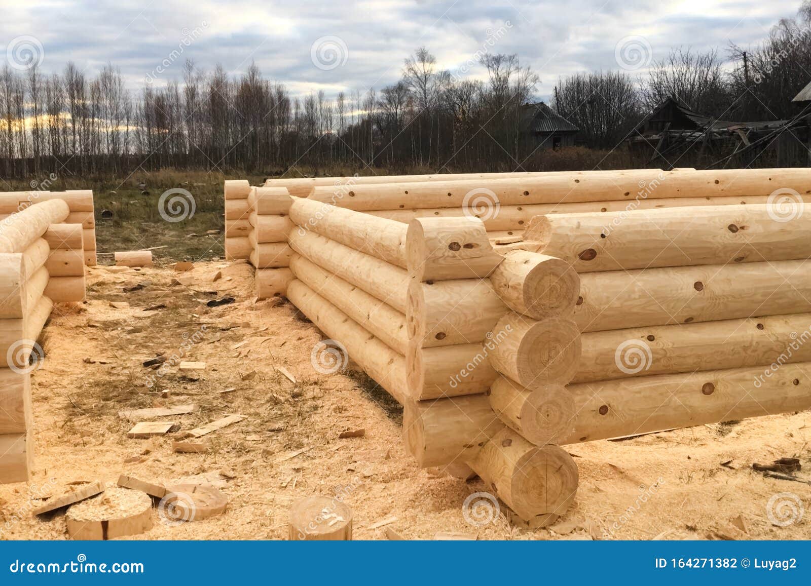Log House Construction 4 Stock Photos - Download 13,095 Royalty Free Photos