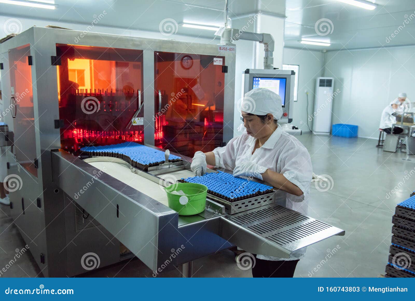 Drying Machine-Drug Packaging Workshop Editorial Stock Photo - Image of aseptic, assembly: 160743803