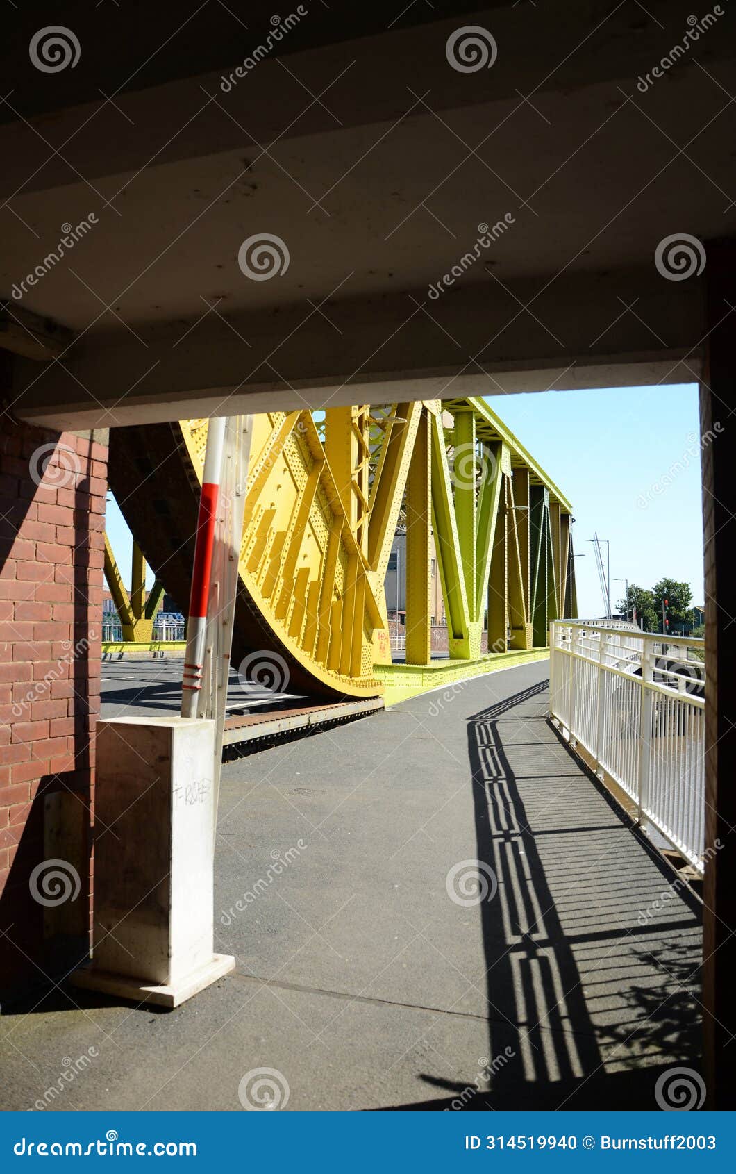 Drypool Bridge, Kingston upon Hull Editorial Image - Image of city ...