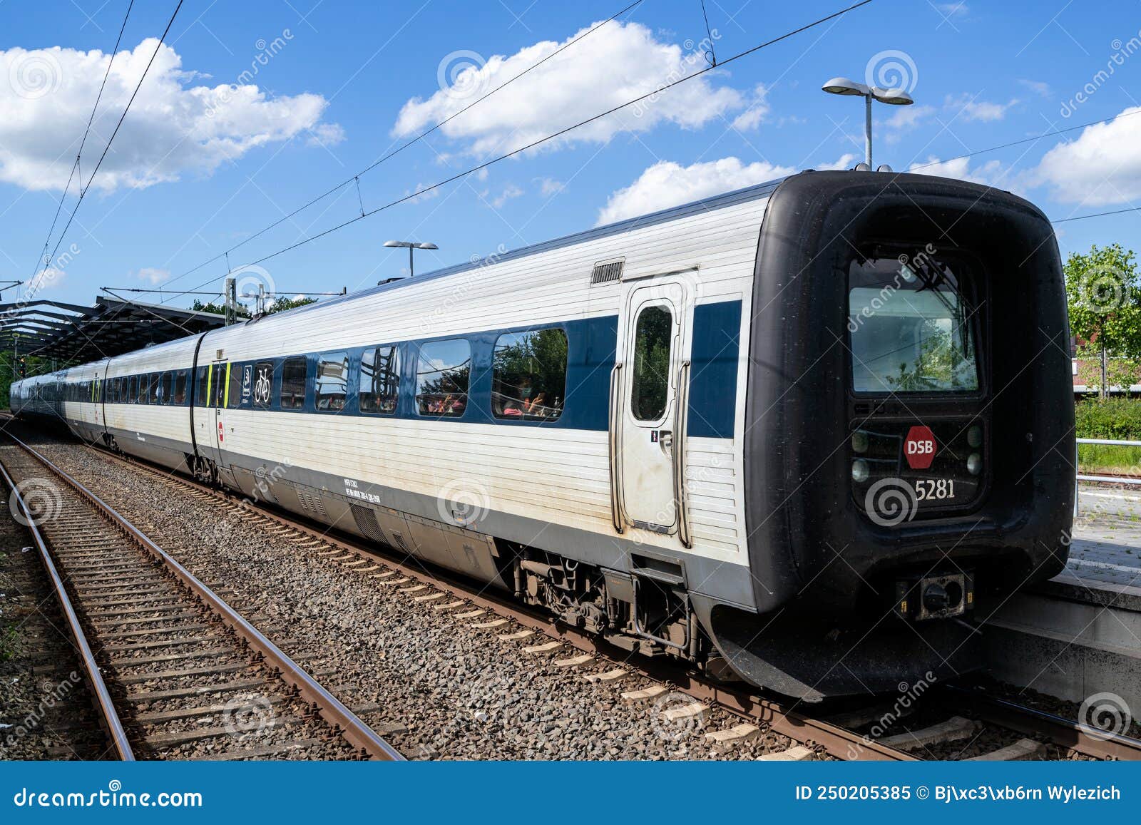 DSB train editorial image. Image of passenger, platform - 250205385