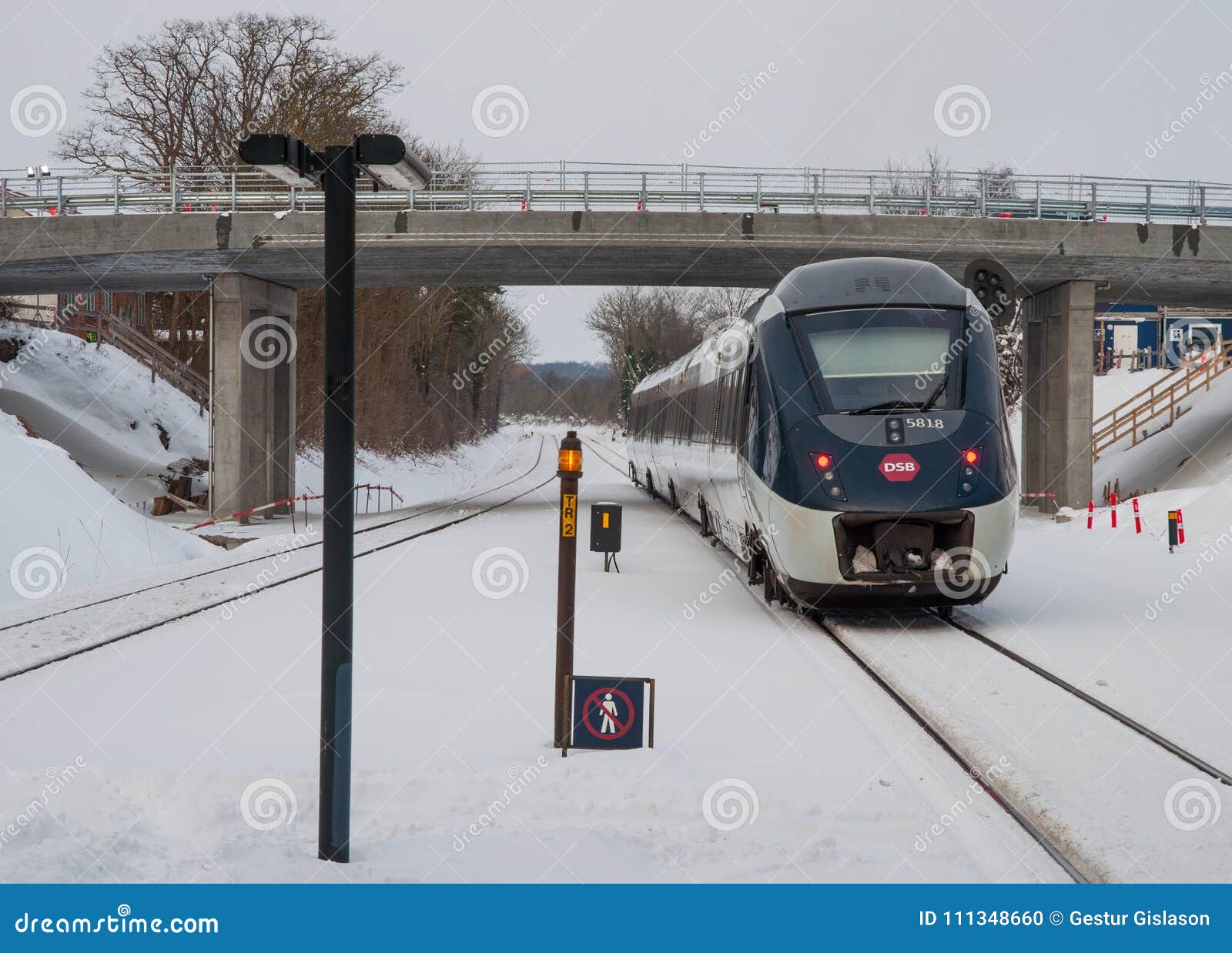 DSB IC4 Train Leaving Vordingborg Station Editorial Image - Image of ...