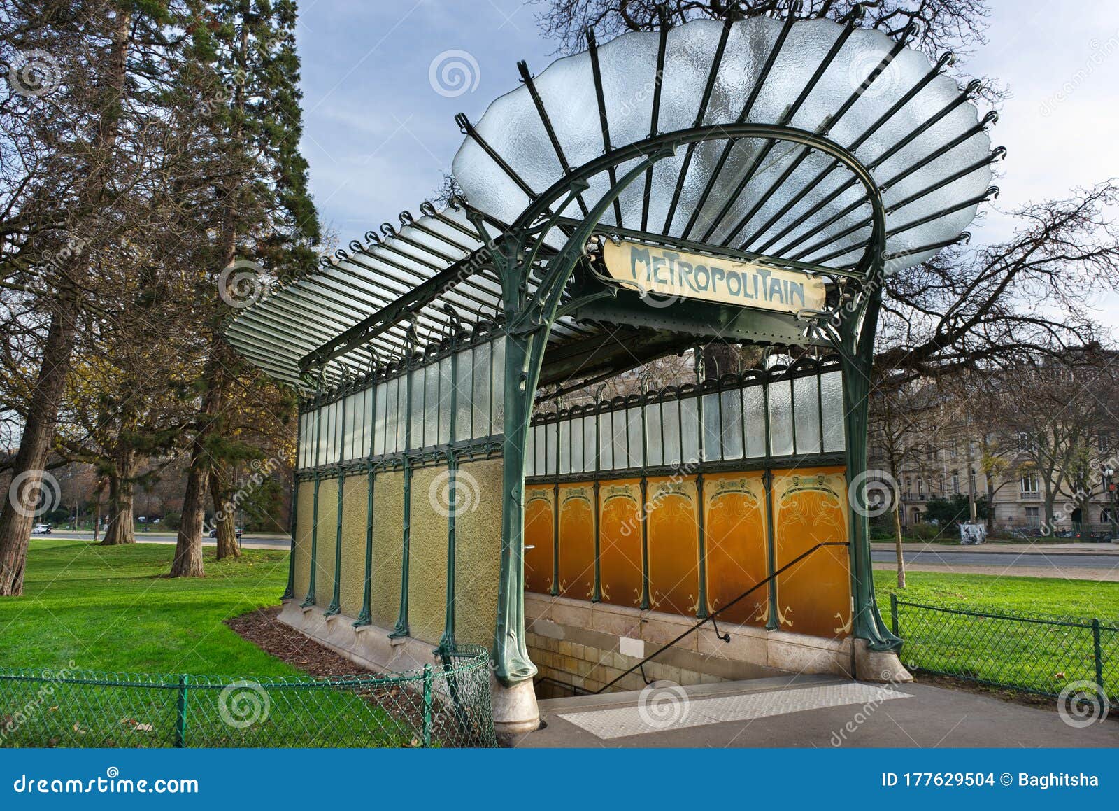 Parisian Art Nouveau Metropolitain Edicule France Stock Photo - Image ...