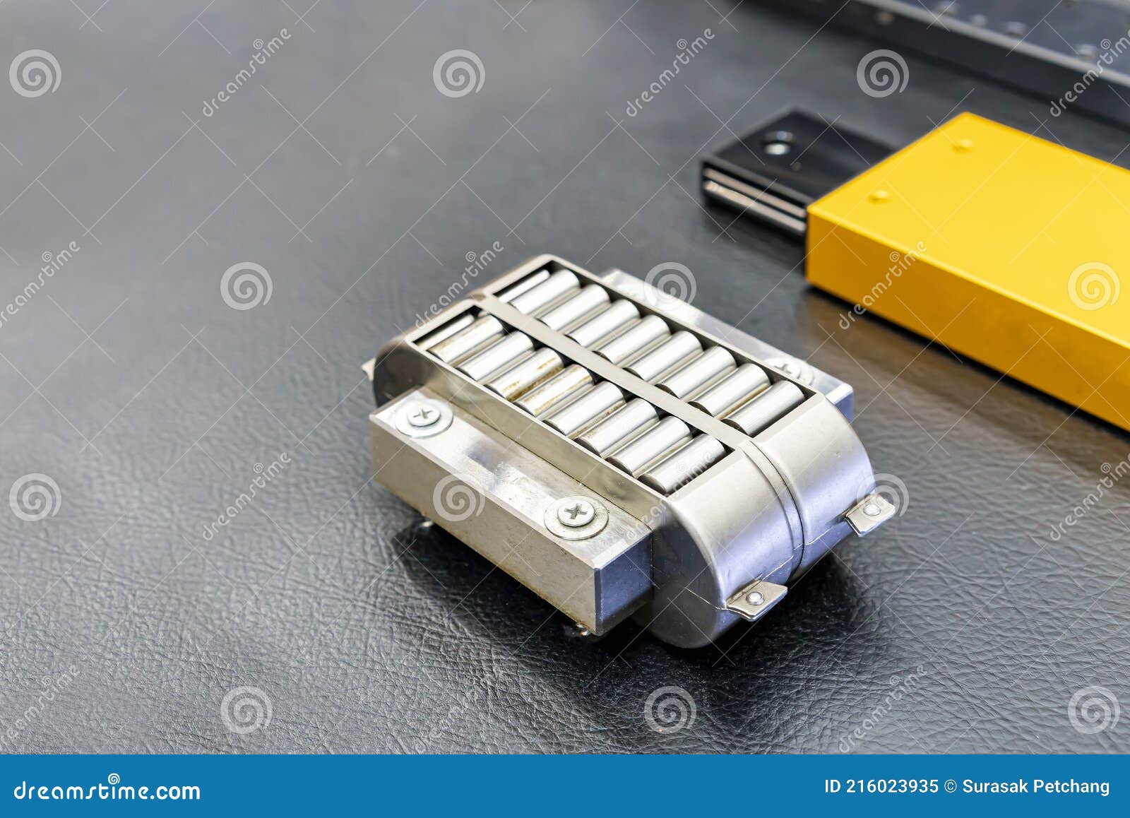 Dual Roller Compact Linear Guide for High Load Performance and Rigidity ...
