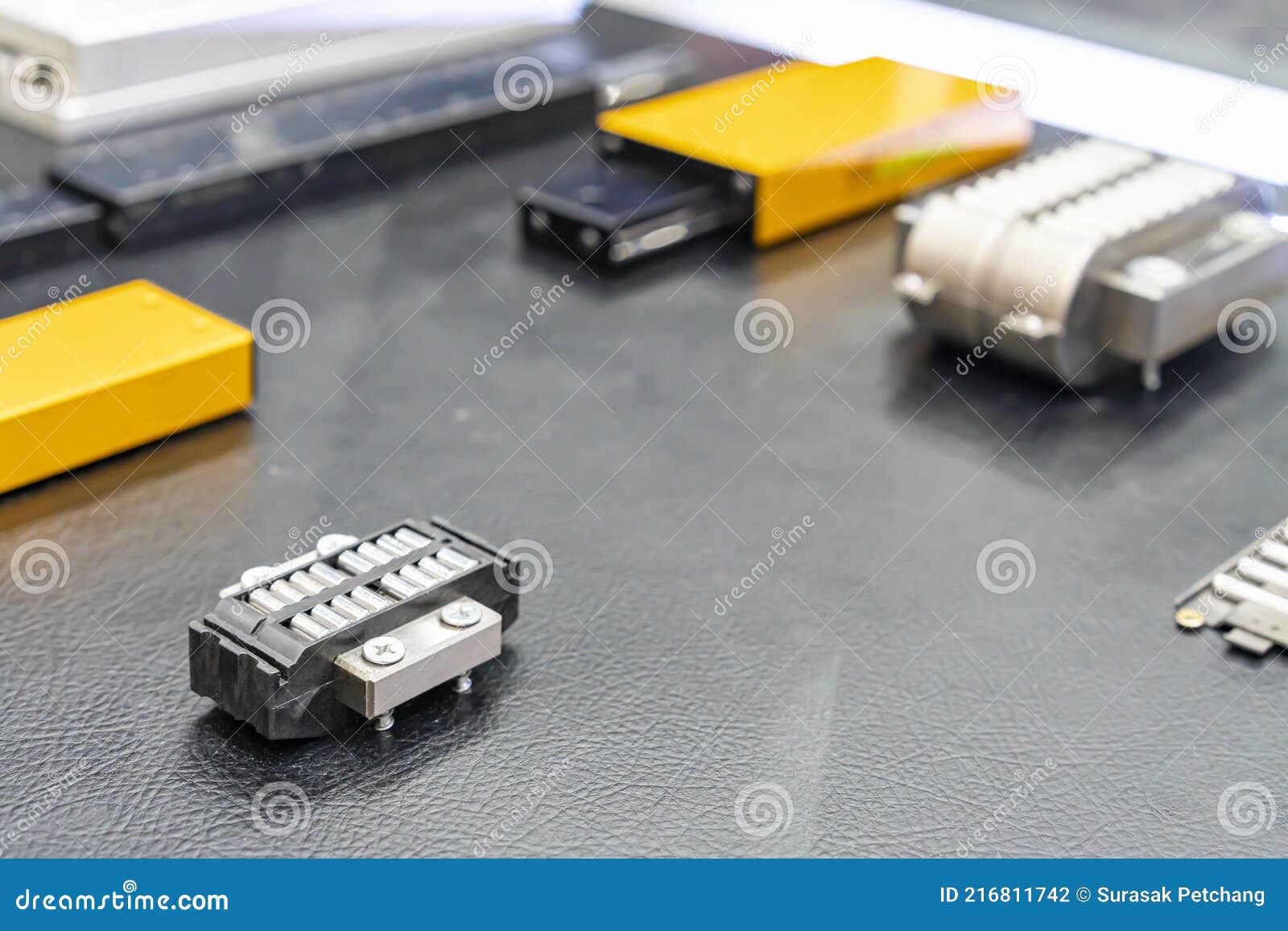Dual Roller Compact Linear Guide For High Load Performance And Rigidity ...