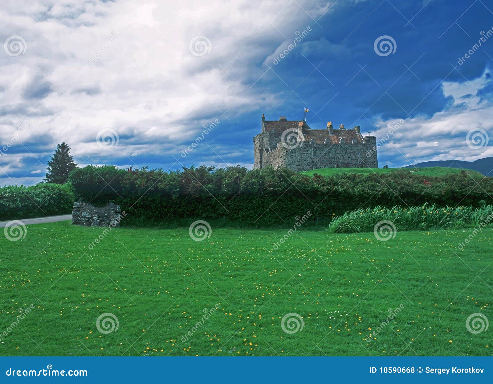 Duart castle stock photo. Image of castle, dark, island - 10590668