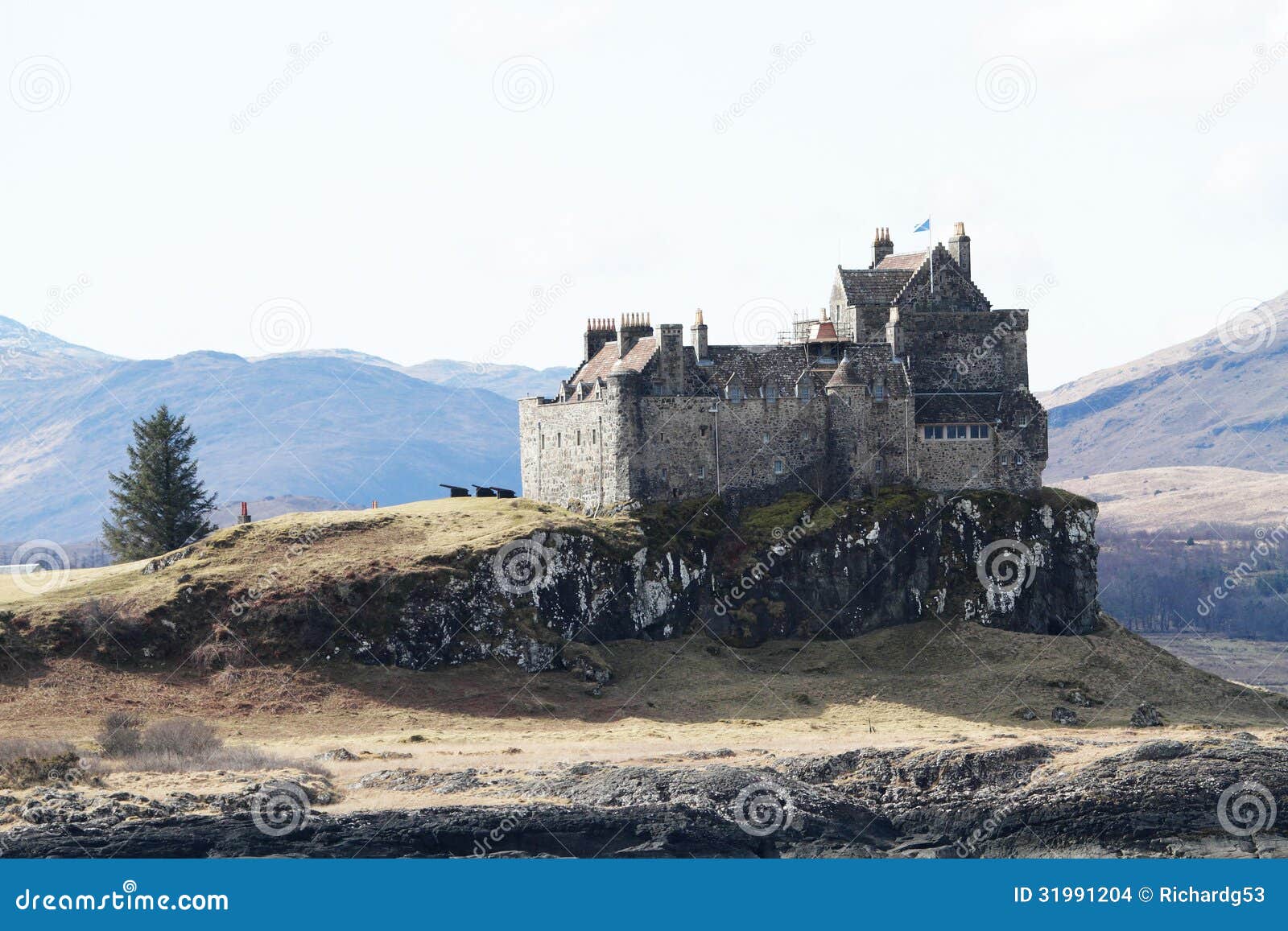 Duart Castle, Isle of Mull stock photo. Image of islands - 31991204