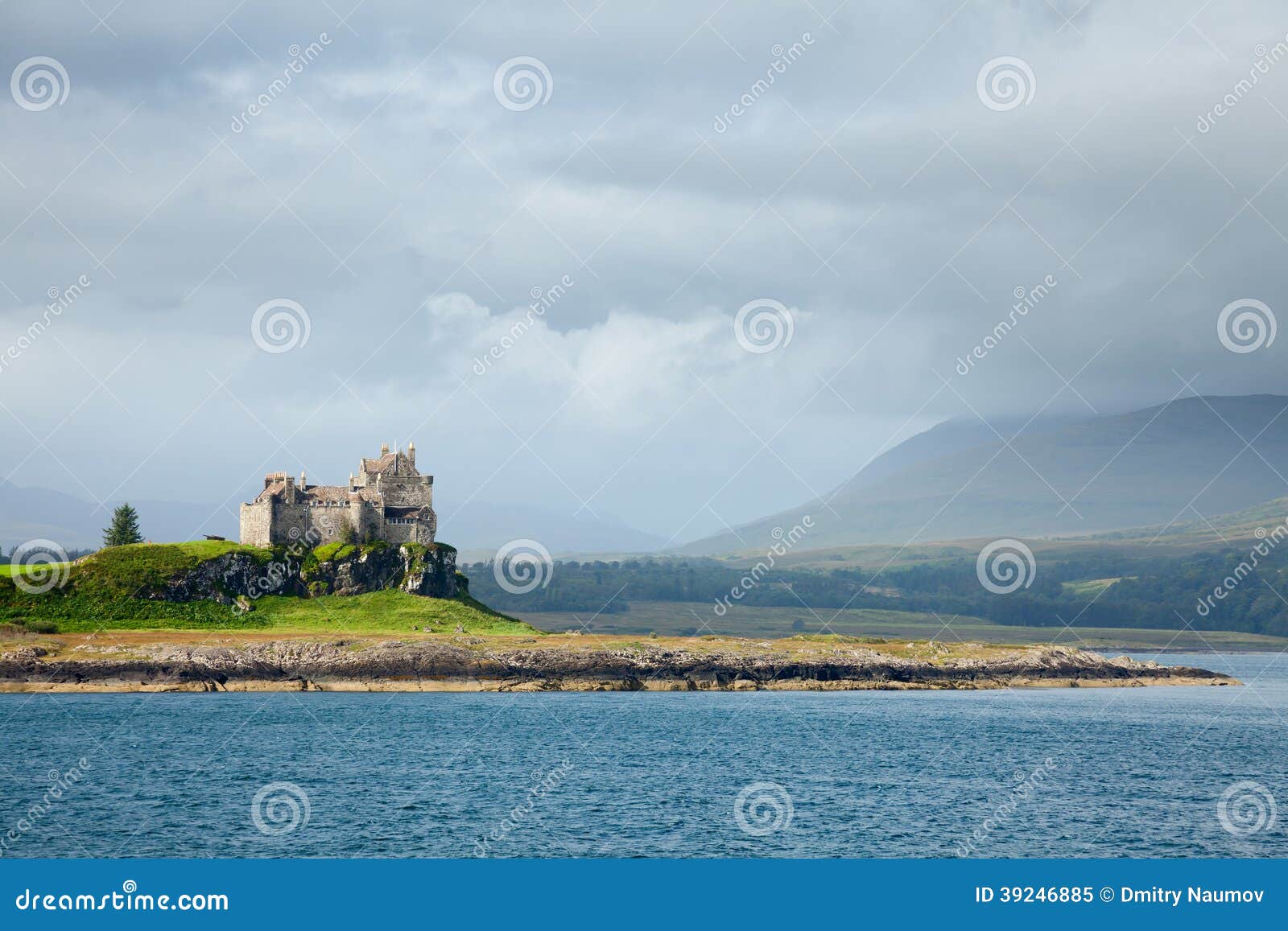 Duart Castle stock image. Image of isle, exterior, castle - 39246885