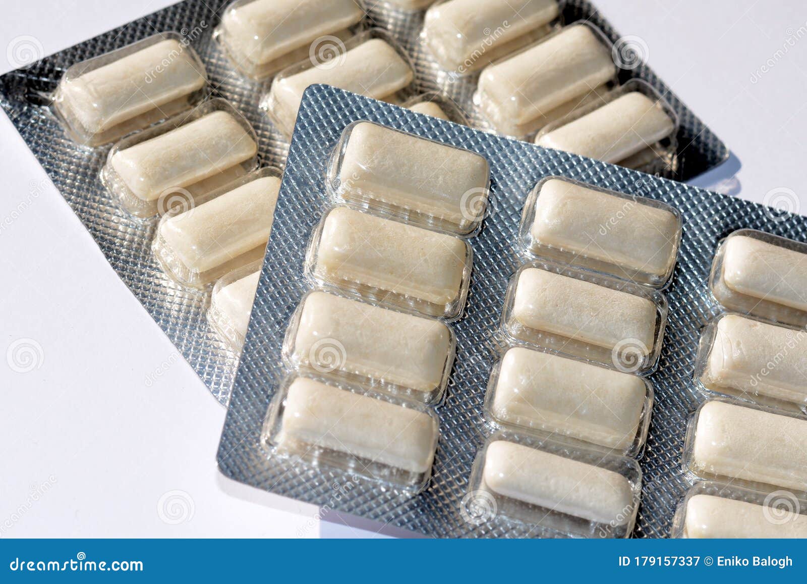 Duas Embalagens De Comprimidos Em Blister Imagem de Stock - Imagem de ...