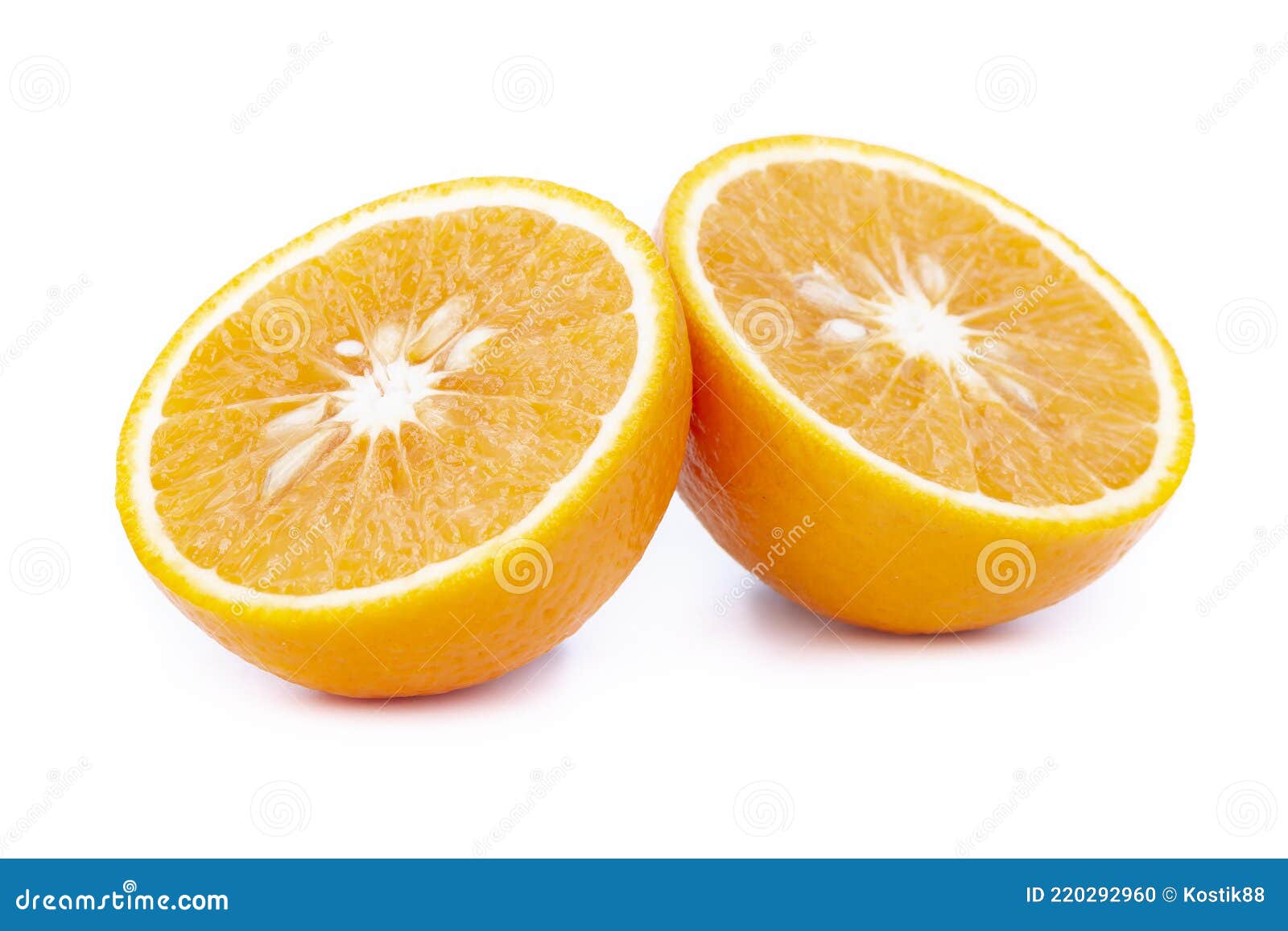 Duas Laranjas Inteiras E Meia Sobre Fundo Branco Foto de Stock - Imagem ...