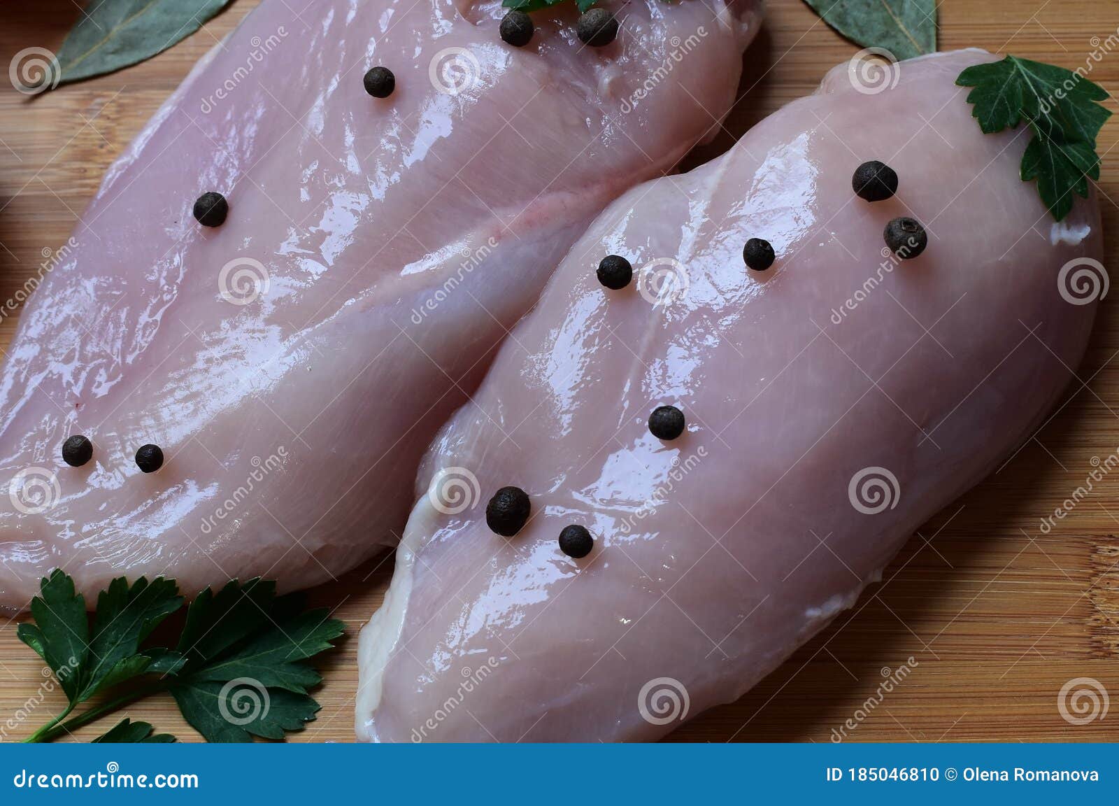 Duas Partes Do Filete De Frango Fecham Foto de Stock - Imagem de branco ...