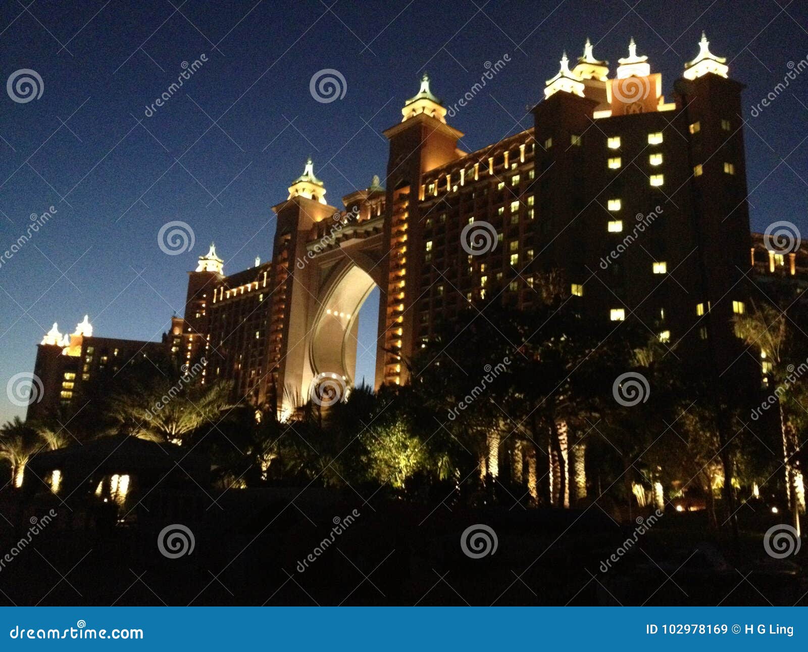 Dubai atlantis hotel stock image. Image of architectural - 102978169