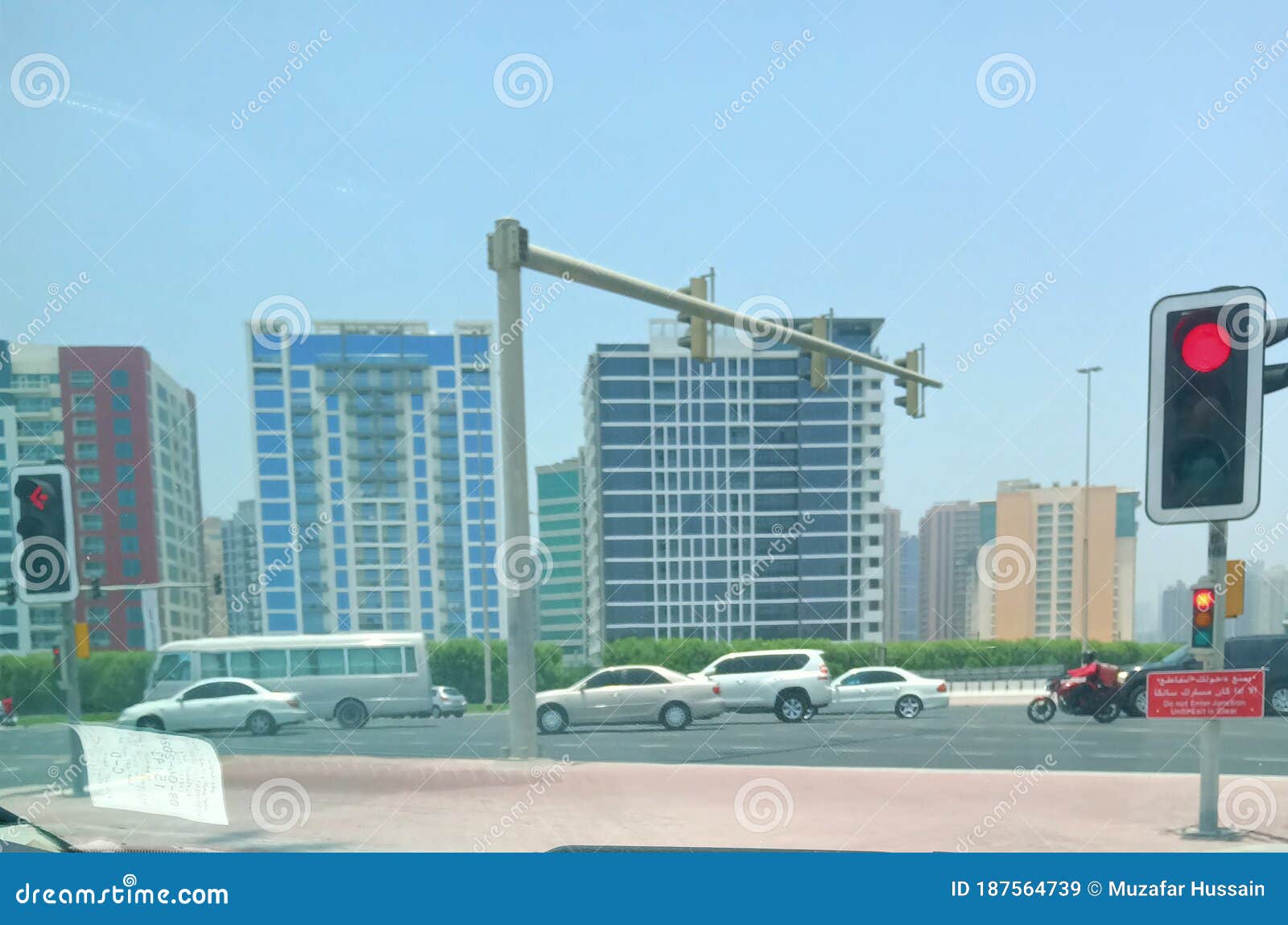 Dubai Beautiful Road Digital Traffic Signals Royalty-Free Stock ...