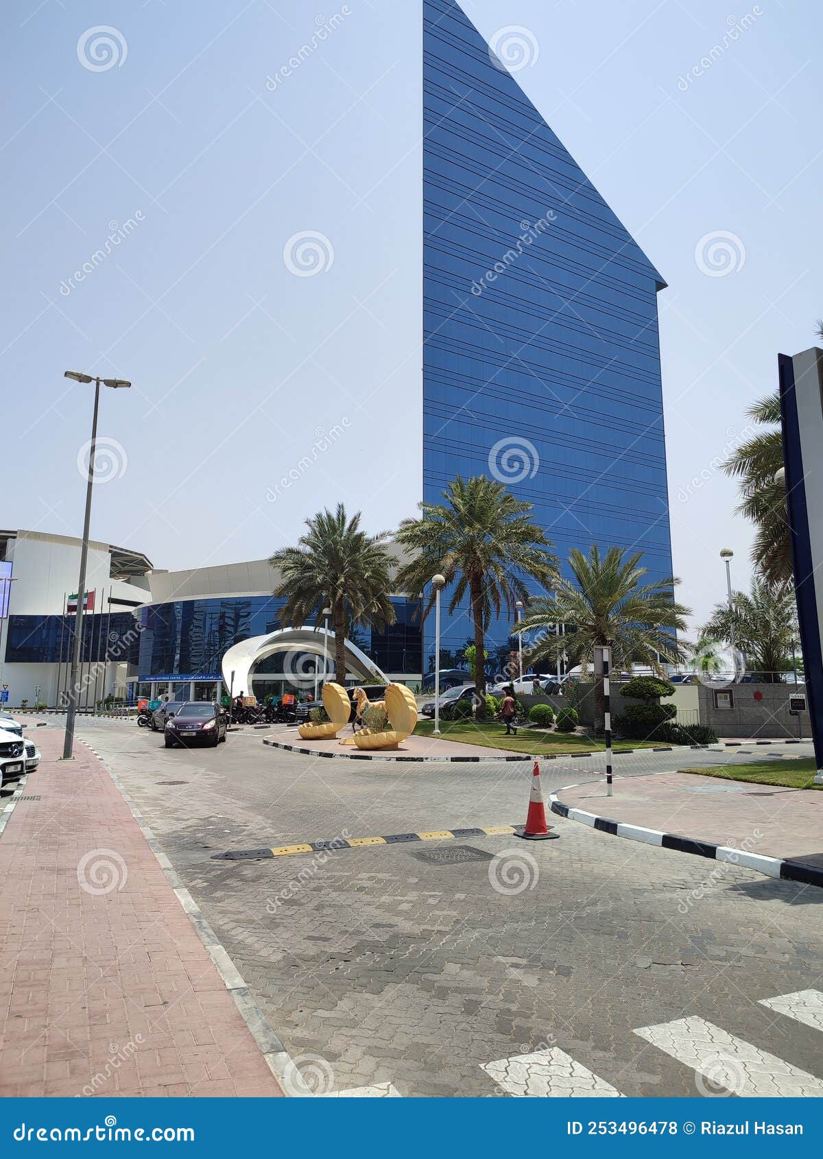 Dubai Chambers of Commerce Building in Dubai UAE Editorial Stock Photo ...