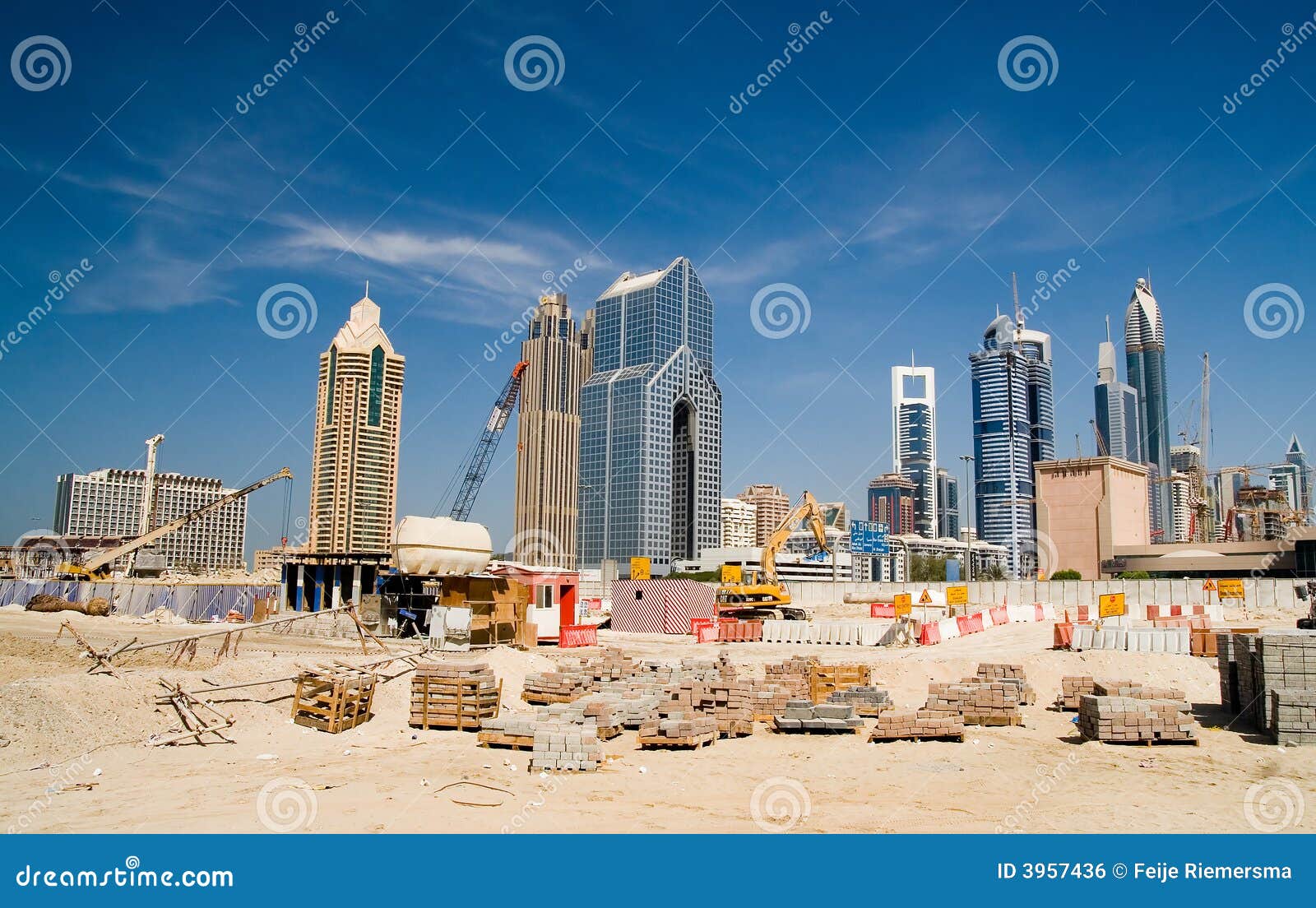 Dubai construction site stock photo. Image of dubai, desert - 3957436