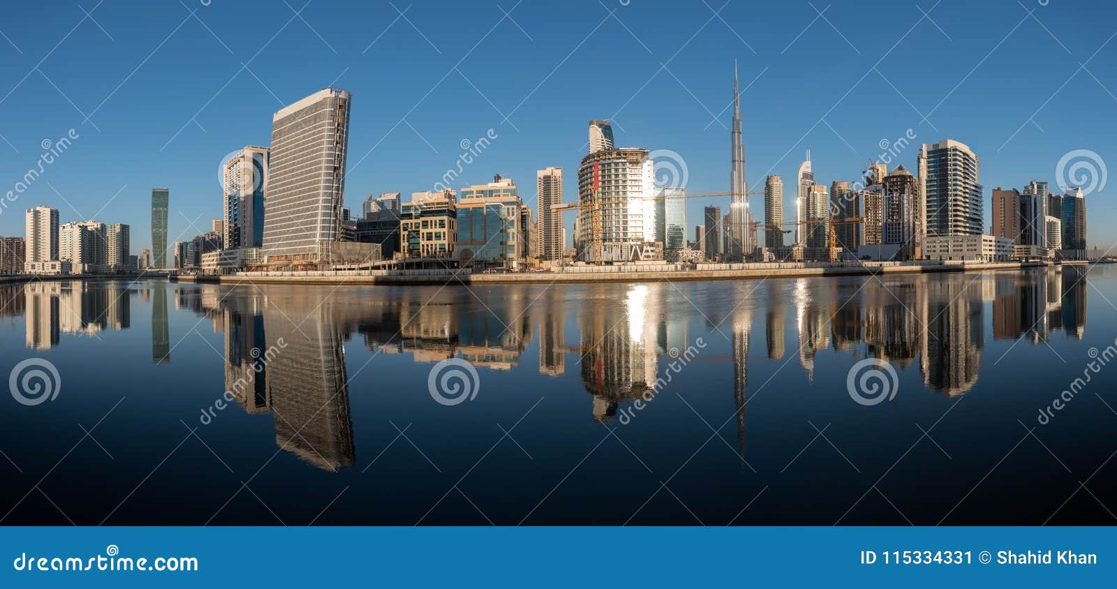 Reflection of Dubai Skyline UAE Editorial Photo - Image of reflections ...