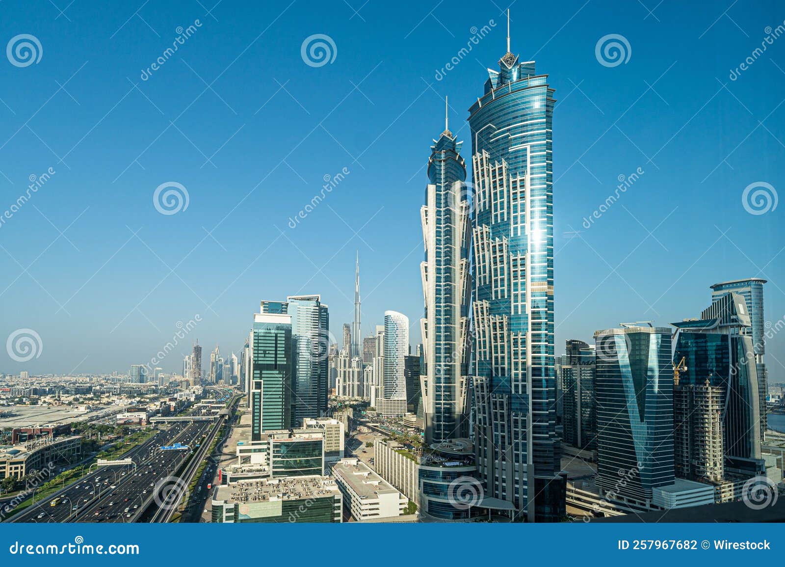 Dubai, La Linea Del Centro. Fotografia Editoriale - Immagine di ...