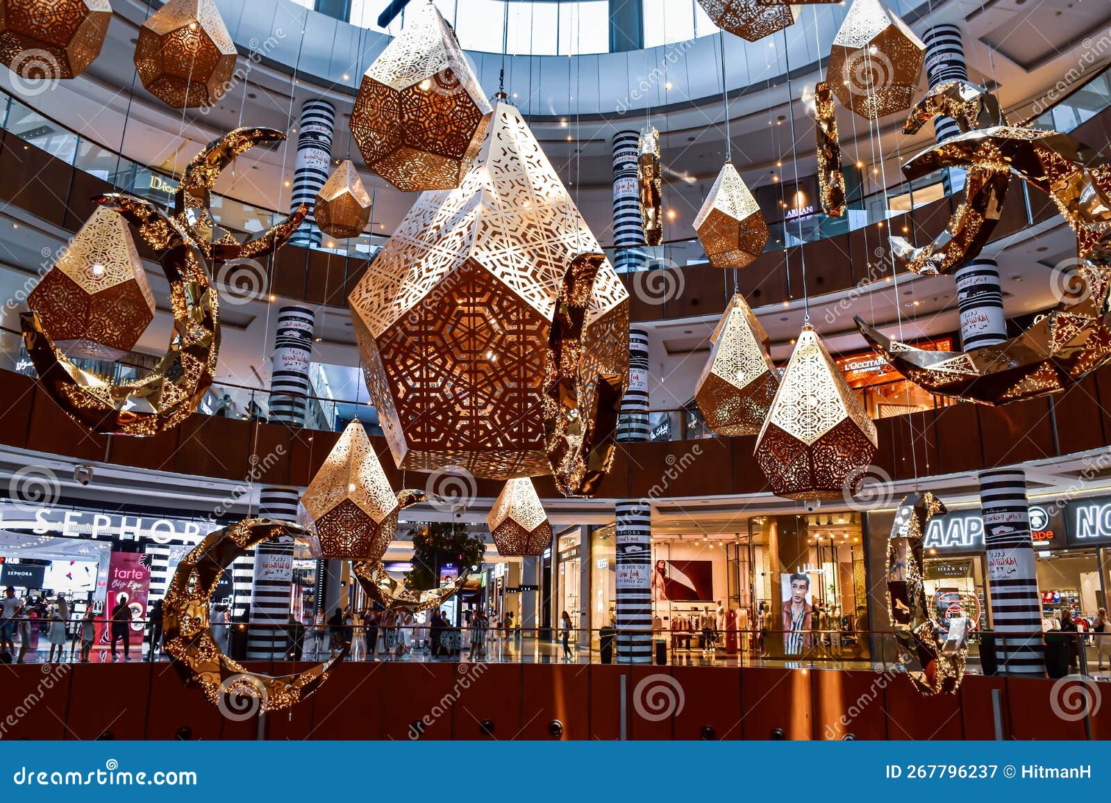 Dubai Mall editorial photography. Image of famouslandmarks - 267796237