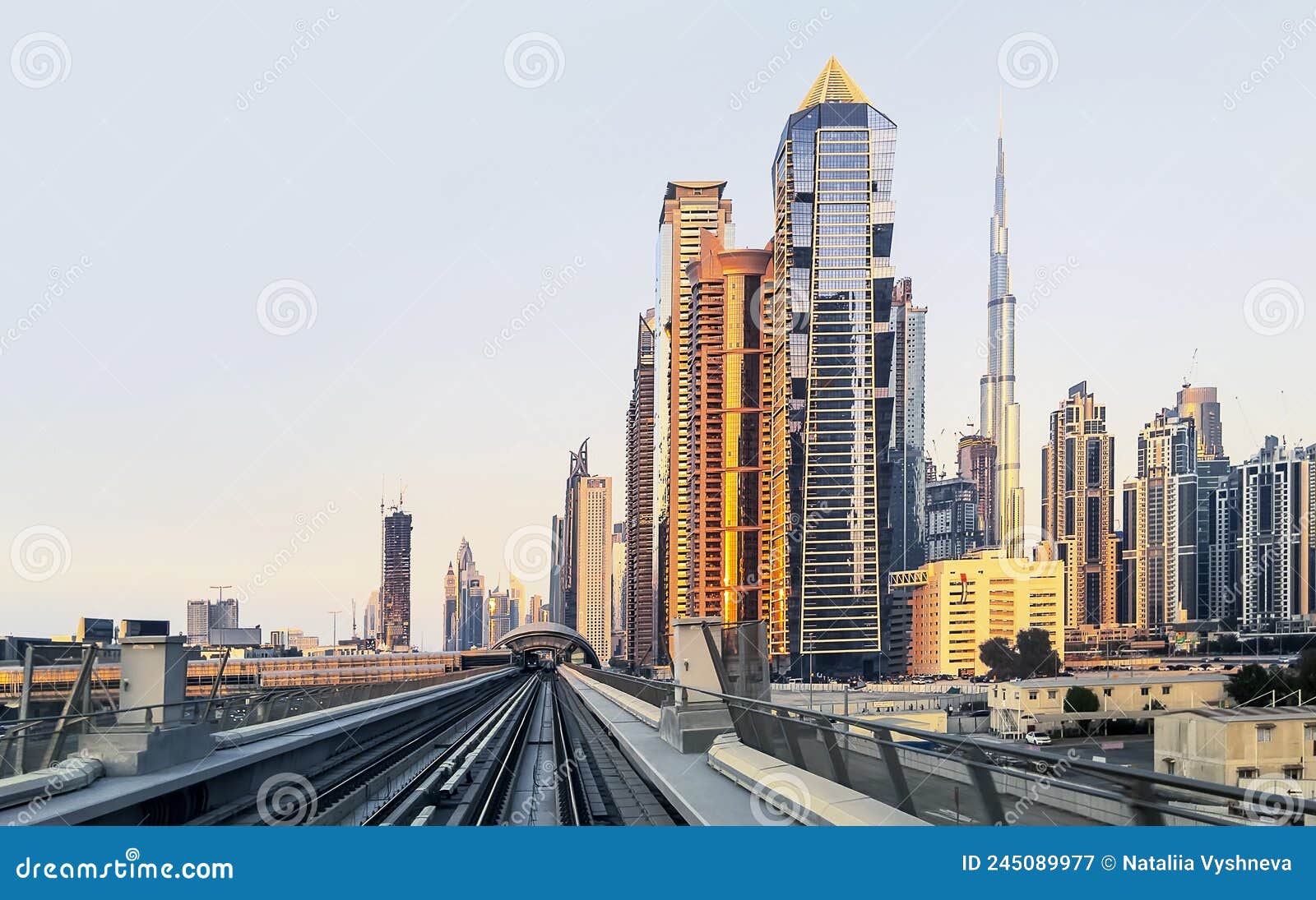 The Dubai Metro Is A Driverless, Fully Automated Metro Rail Network In ...
